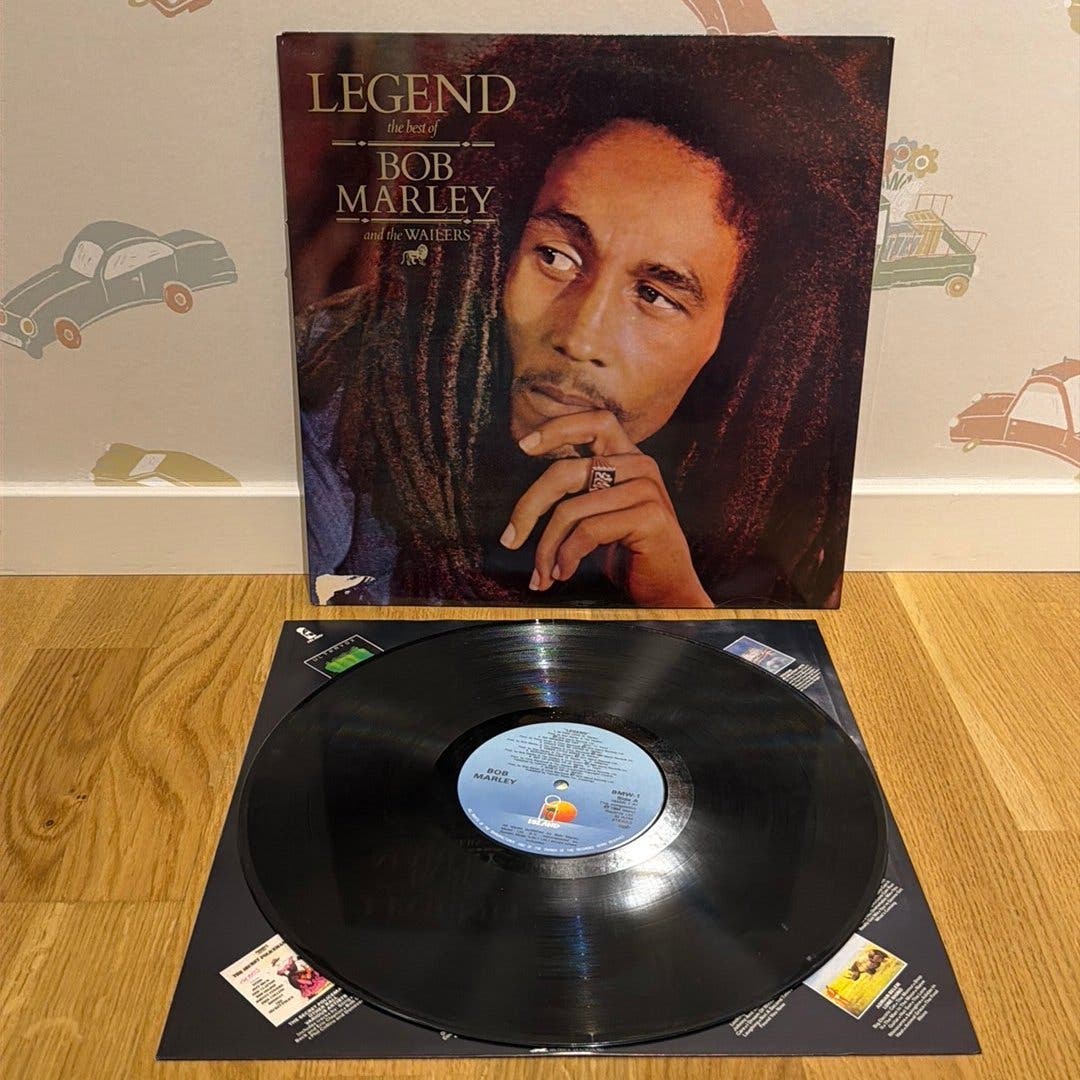 Se produkter som liknar Legend - The Best of Bob Marl.. på Tradera ...
