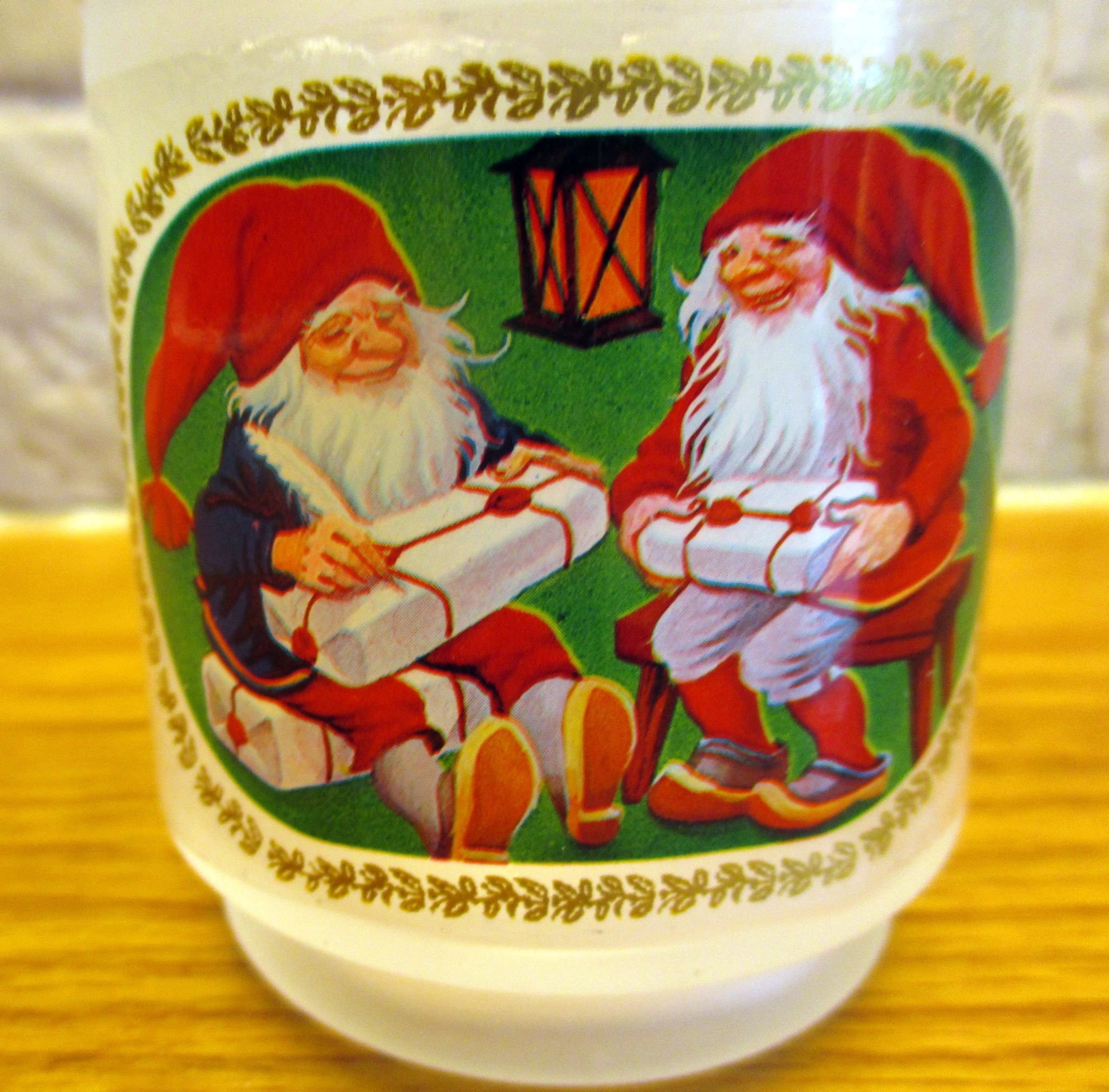 Ljuslykta glas med gamla tomtar - Mycket fi.. | Köp på Tradera (697824556)