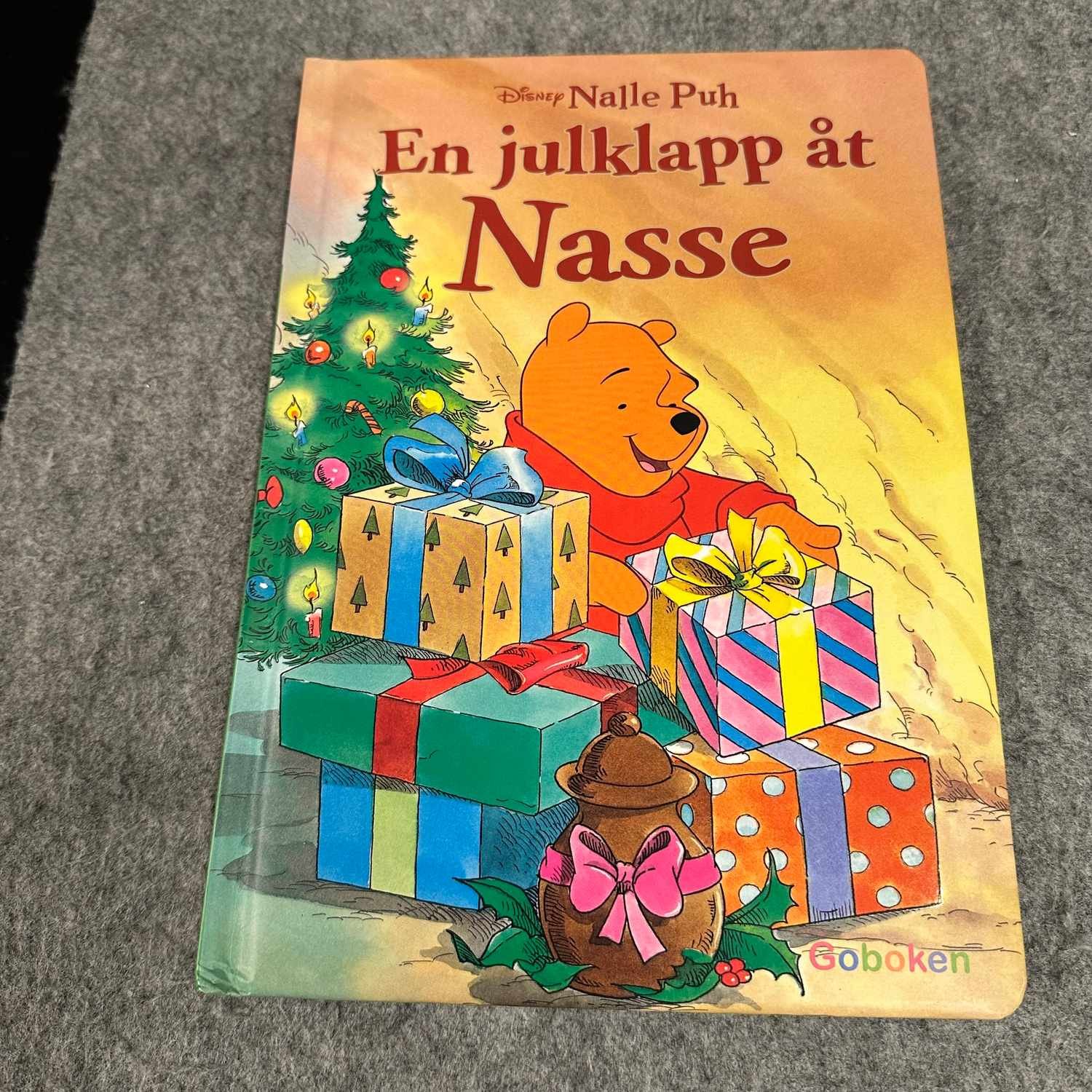 Nalle Puh - En Julklapp åt Nasse | Köp från LindesFynd på Tradera ...