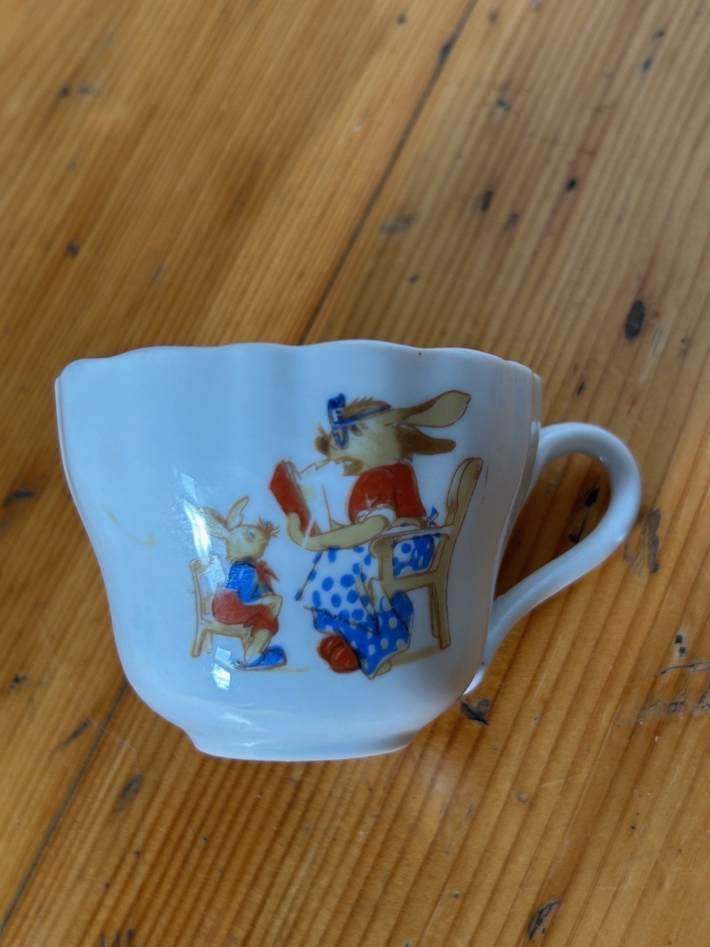 Söt kopp med kaniner. Ev: Royal Doulton Bunnyki.. | Köp på Tradera ...