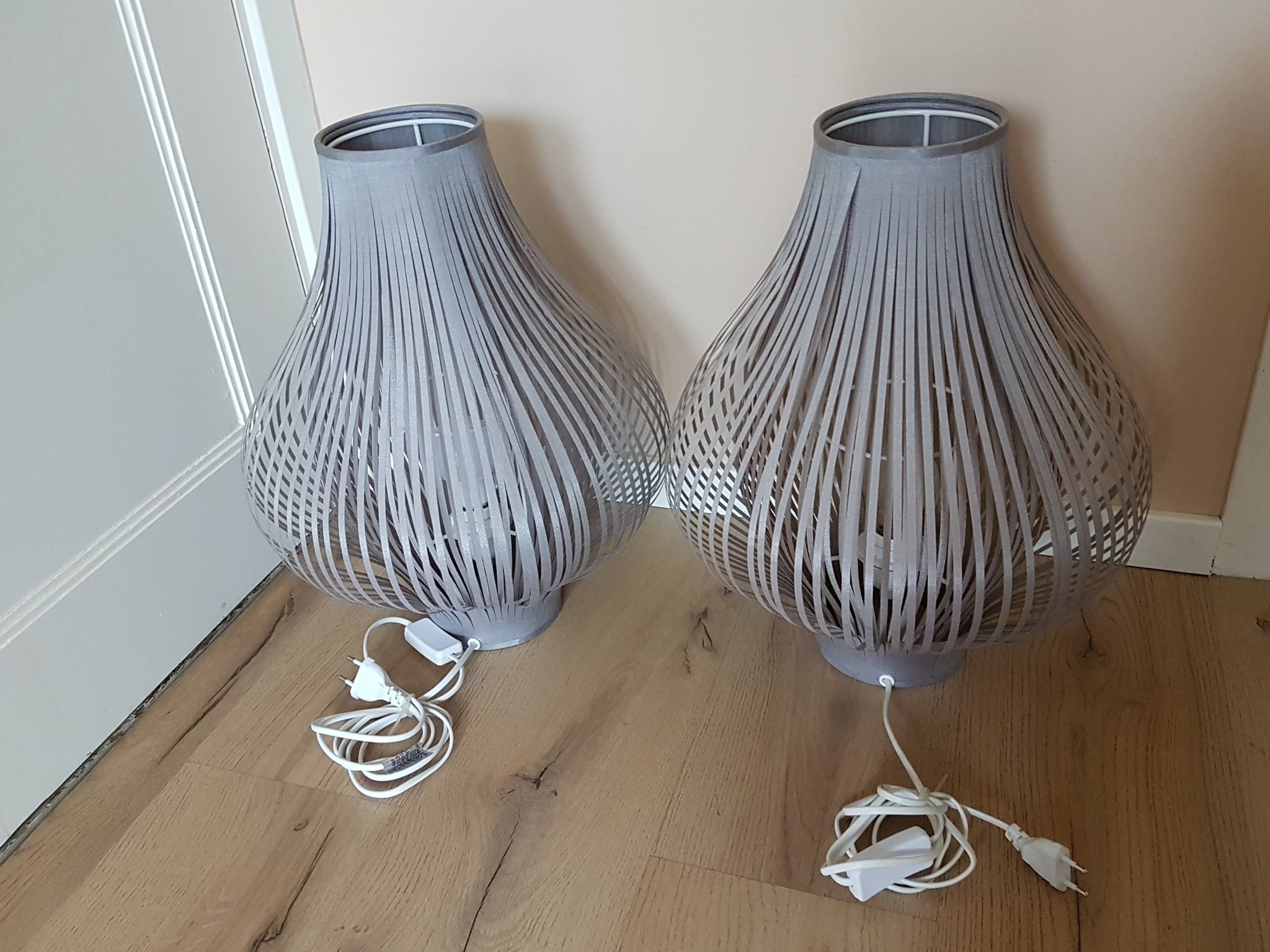 Se produkter som liknar 2st Lampor - Bordslampor Stri.. på Tradera ...