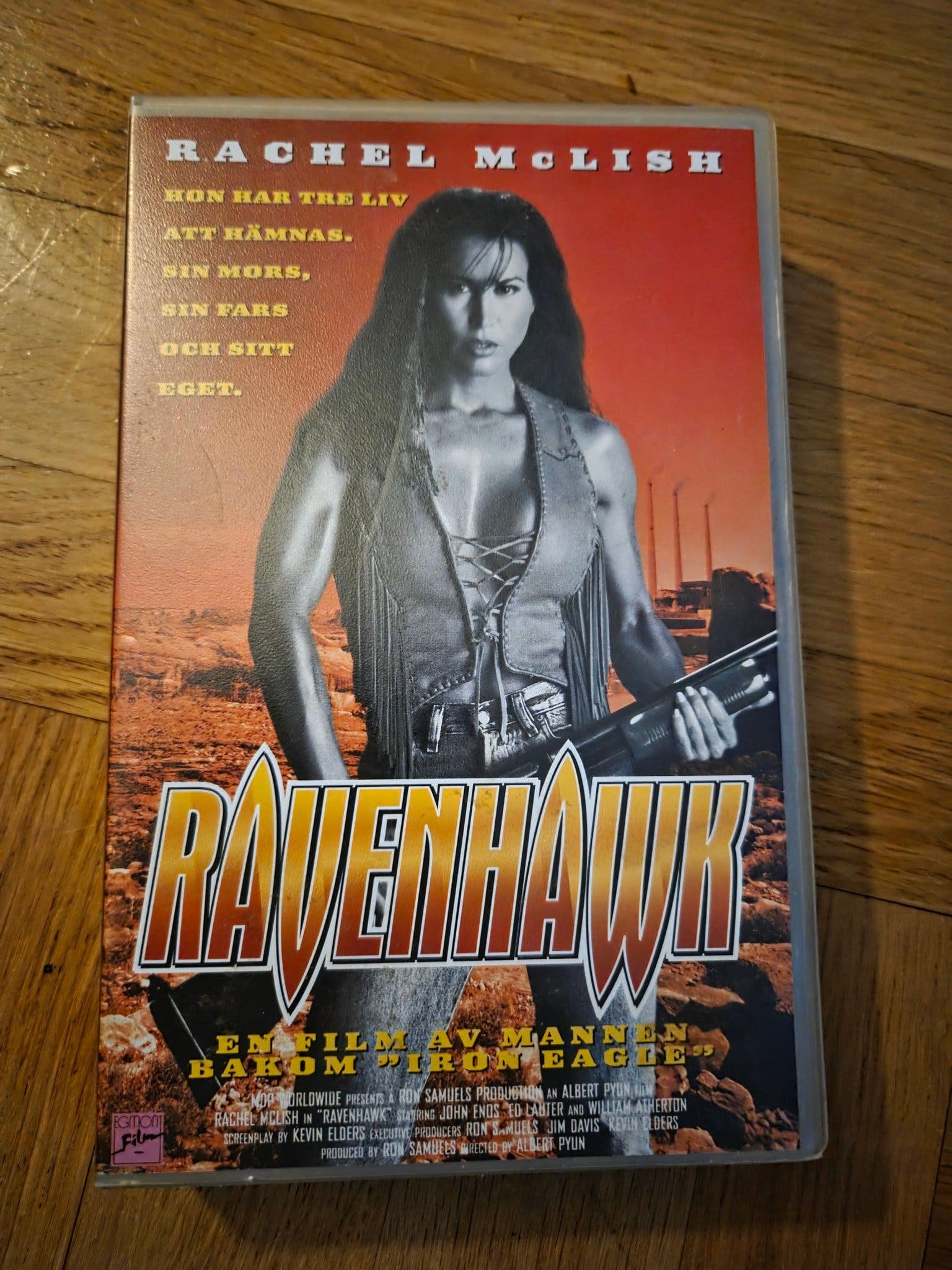 Se produkter som liknar Ravenhawk VHS på Tradera (713357664)