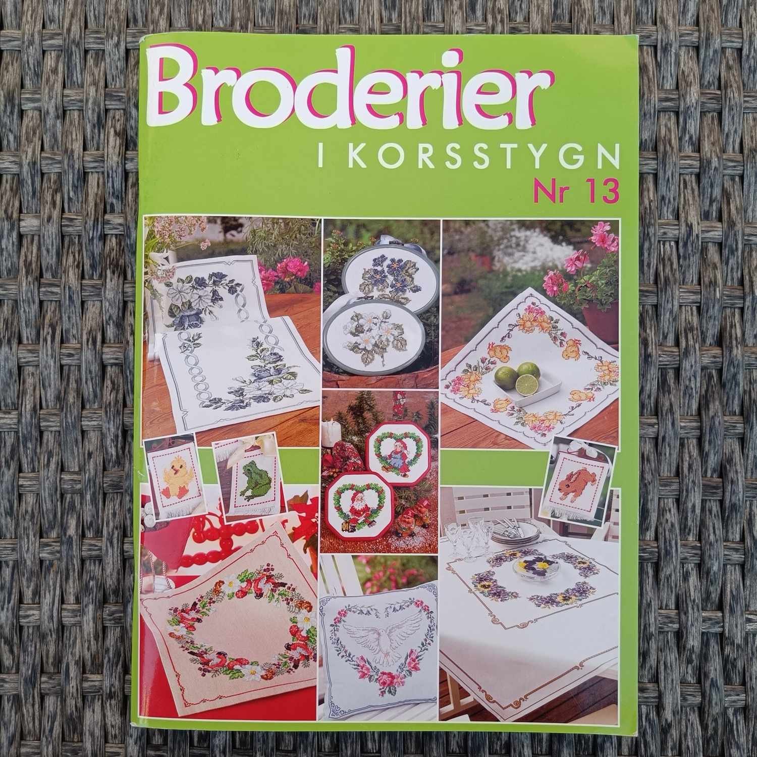 Se produkter som liknar Broderier i korsstygn nr 13 T.. på Tradera (555646382)