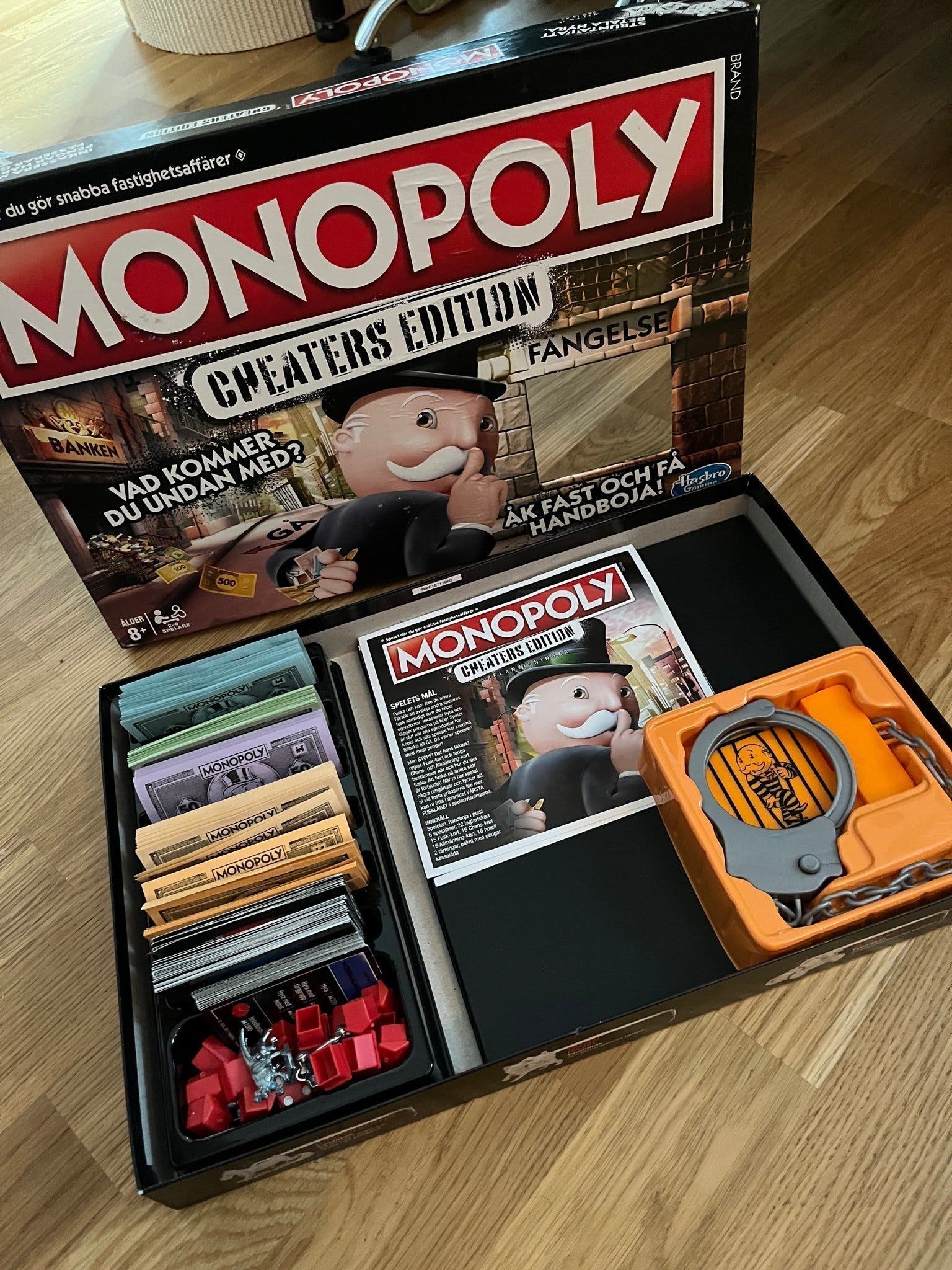 Se produkter som liknar Monopoly Cheaters Edition på Tradera (703299776)