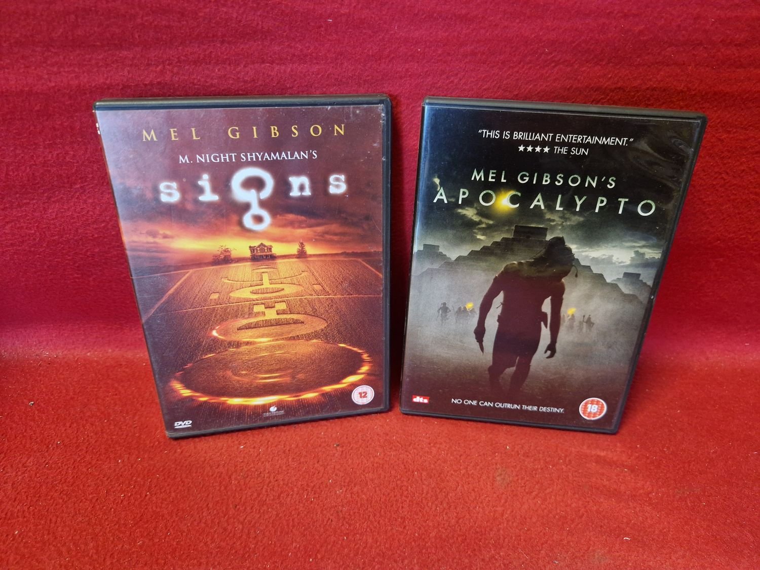 MEL GIBSON - SIGNS / APOCALYPTO.. | Köp från game-world på Tradera ...