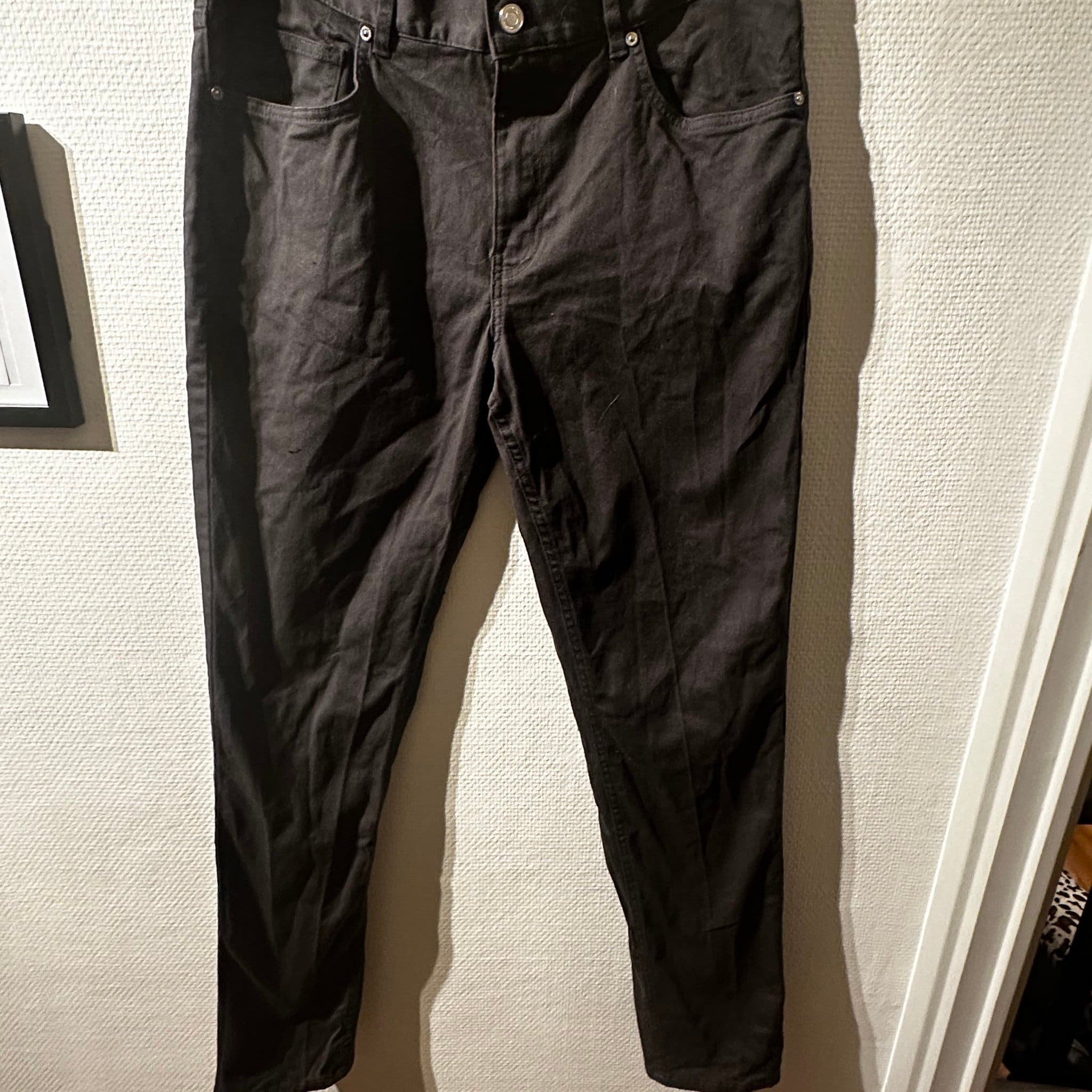 Se produkter som liknar Svarta H&M Jeans – Slim Fit, .. på Tradera ...