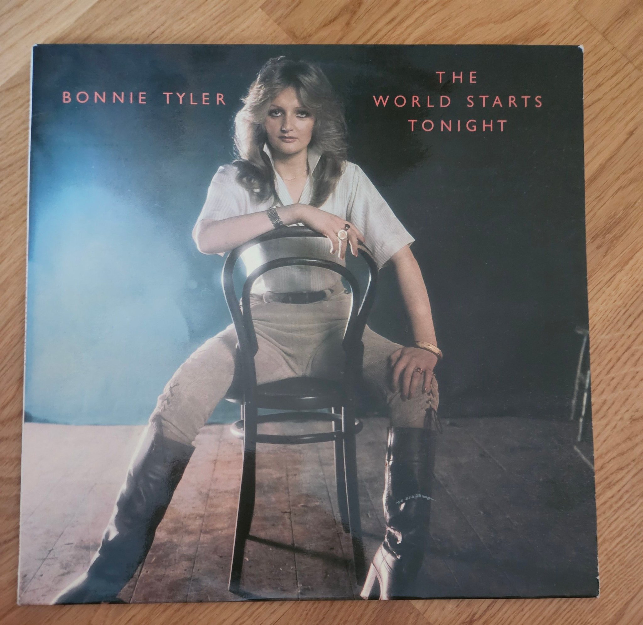 Bonnie Tyler - The World Starts Tonight - Vinyl.. | Köp på Tradera ...