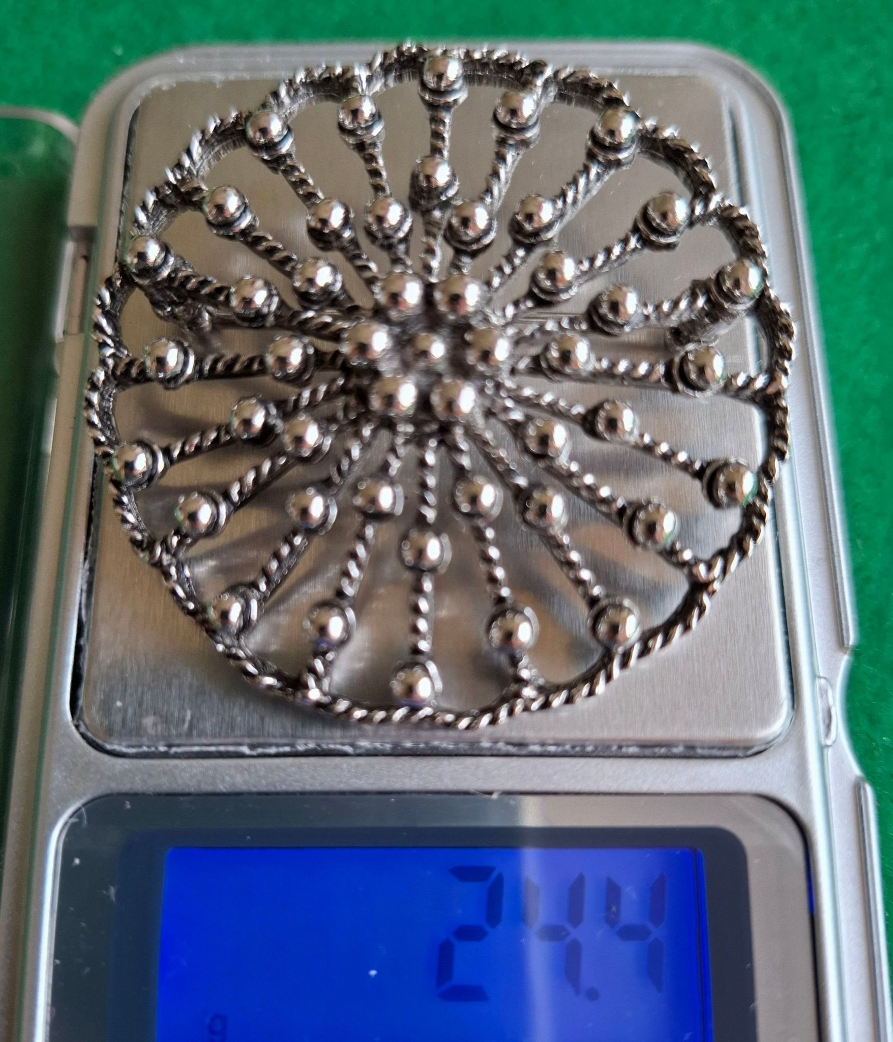 SARAH COVENTRY vintage fantastic brosch, mkt go.. | Köp på Tradera ...