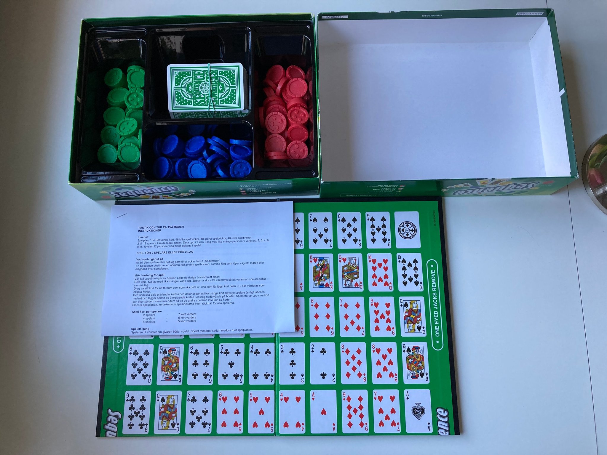 Se produkter som liknar SEQUENCE - brädspel kortspel .. på Tradera ...