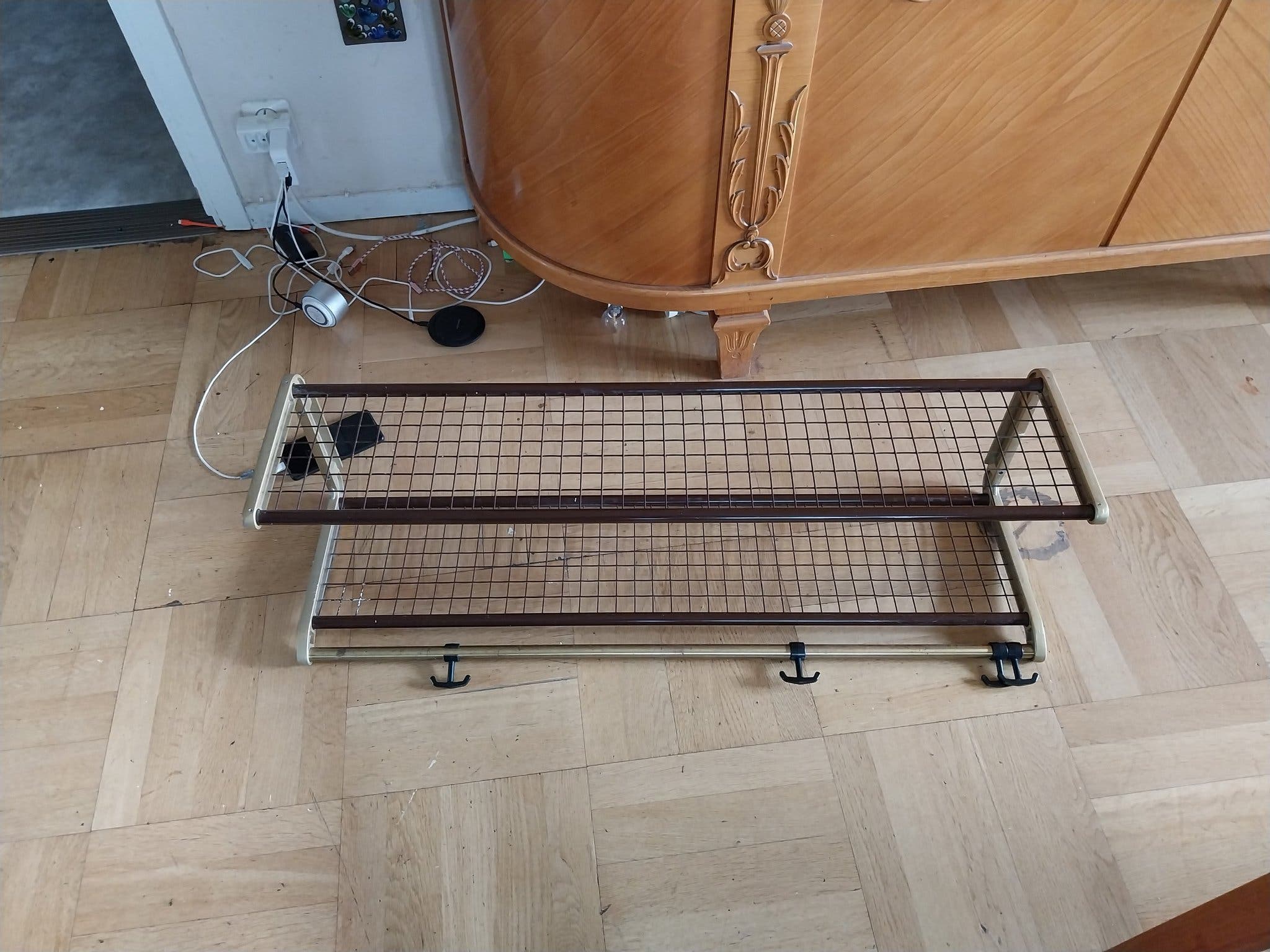 Se produkter som liknar HATTHYLLA, metall, Rio-modell.. på Tradera ...