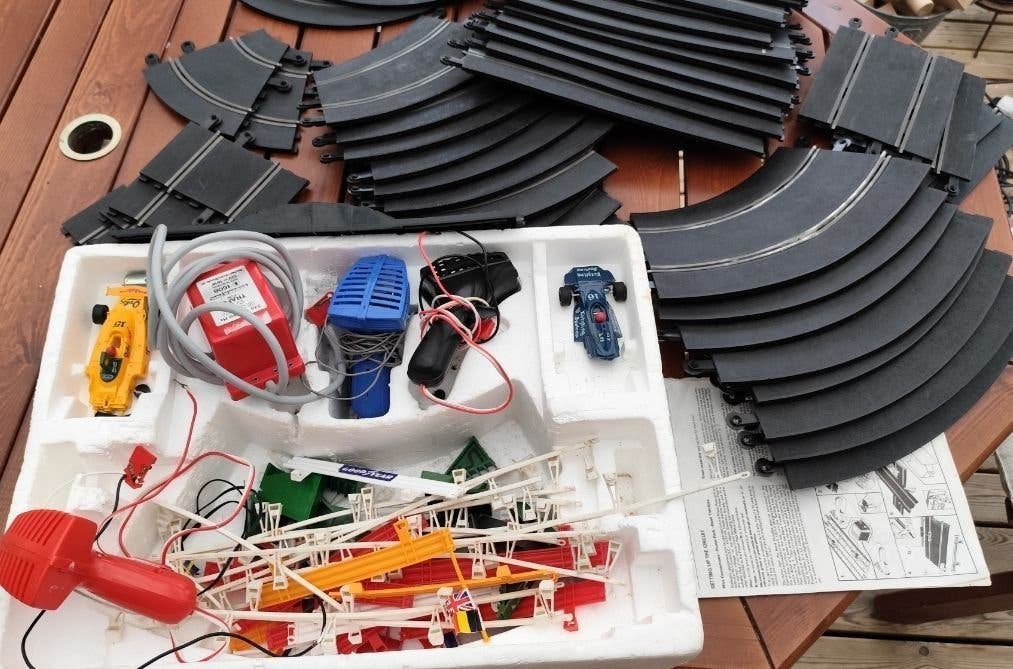 Se produkter som liknar Scalextric Bilbana på Tradera (692181107)