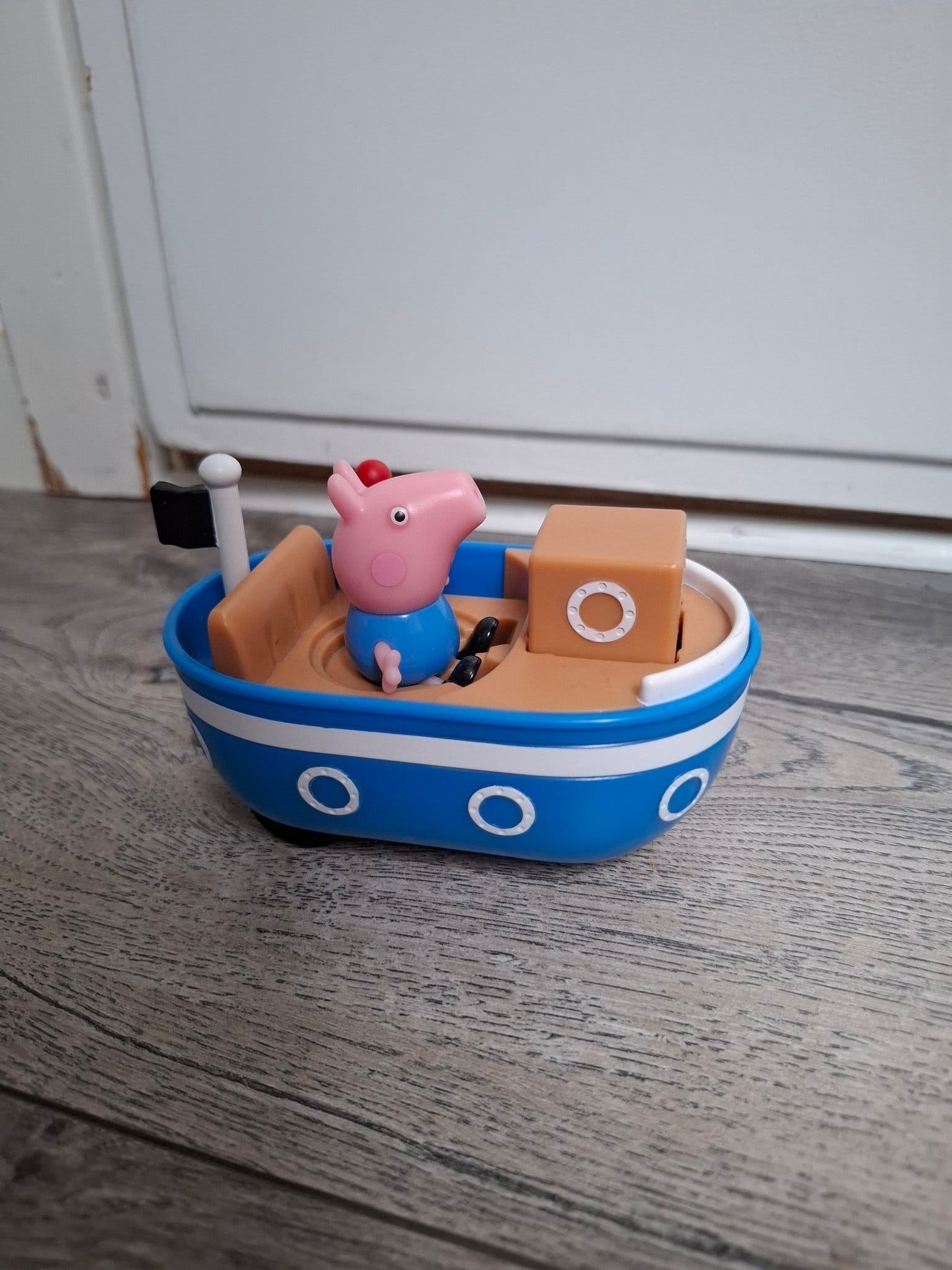 Se produkter som liknar Peppa Pig Båt Leksak på Tradera (696840376)