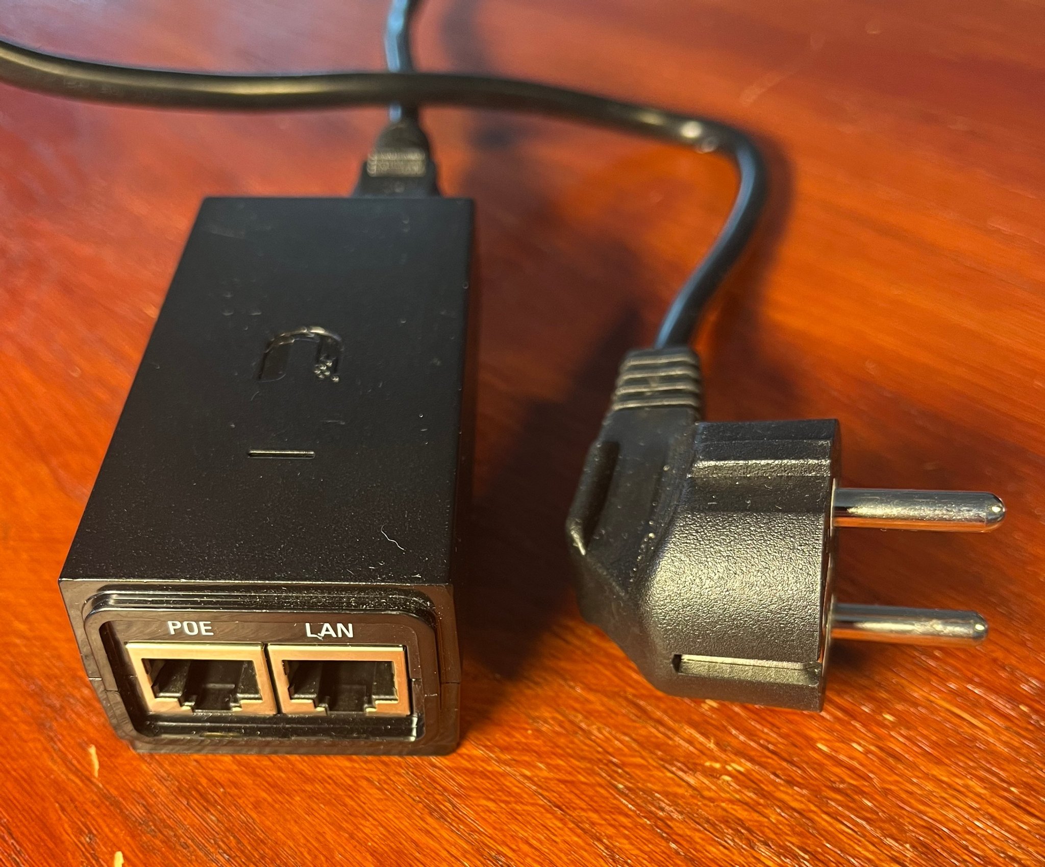 Ubiquiti POE Adapter (24V/12W). | Köp på Tradera (711890469)