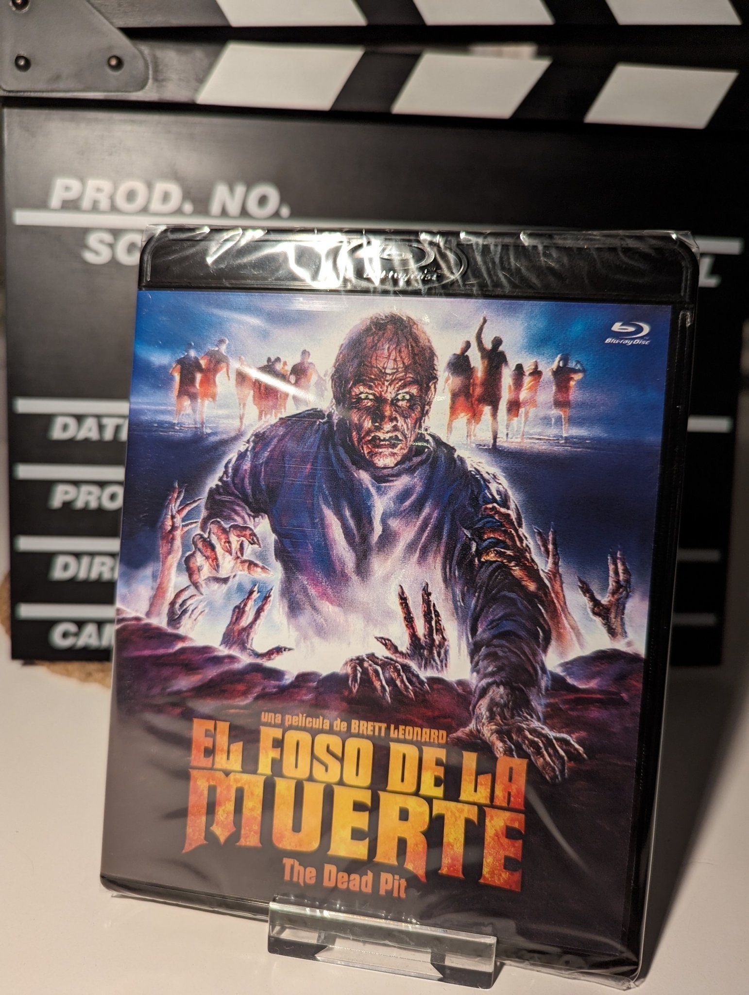 Se produkter som liknar The Dead Pit 1989 – zombies o.. på Tradera ...