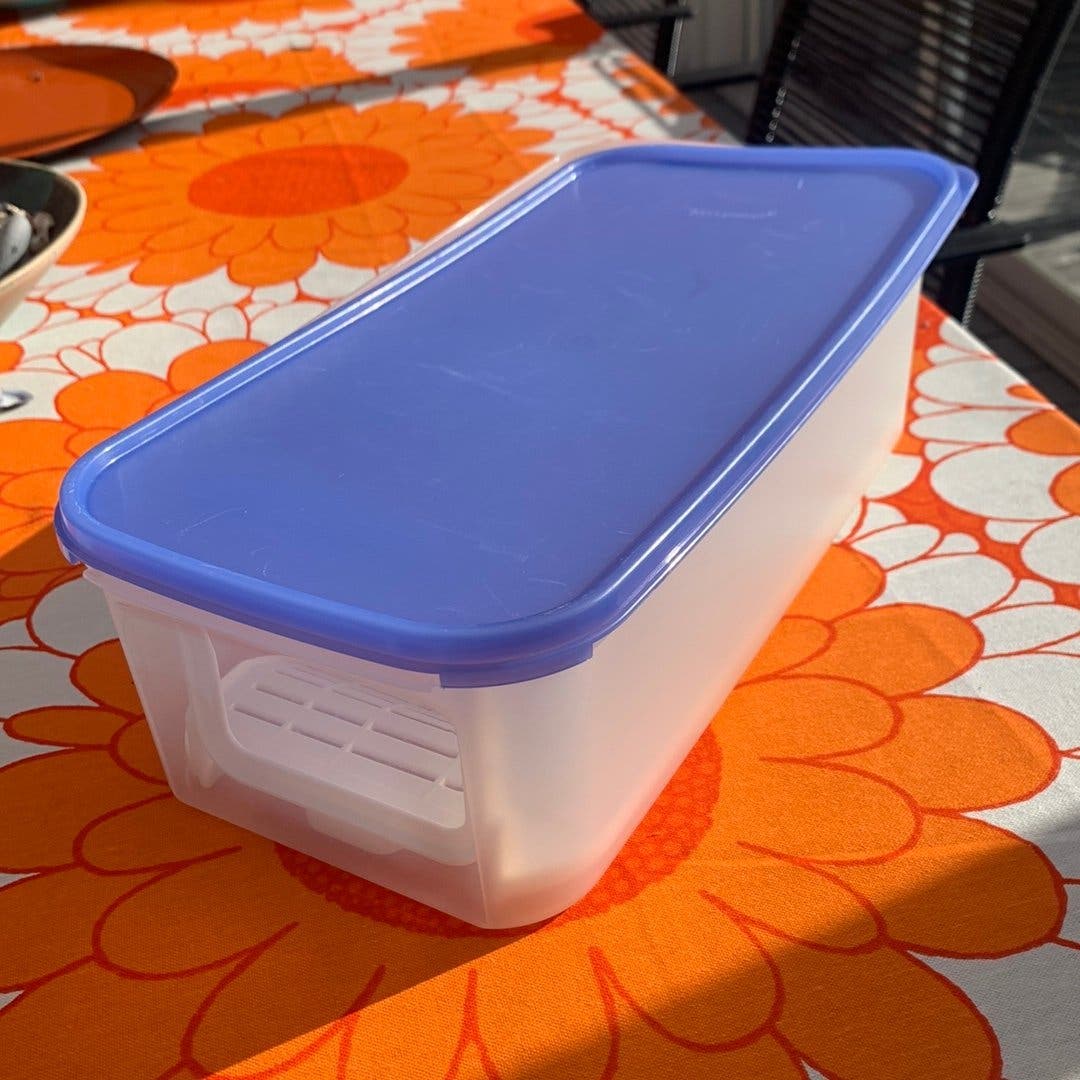 Se produkter som liknar Tupperware stor 6liter Förvar.. på Tradera ...