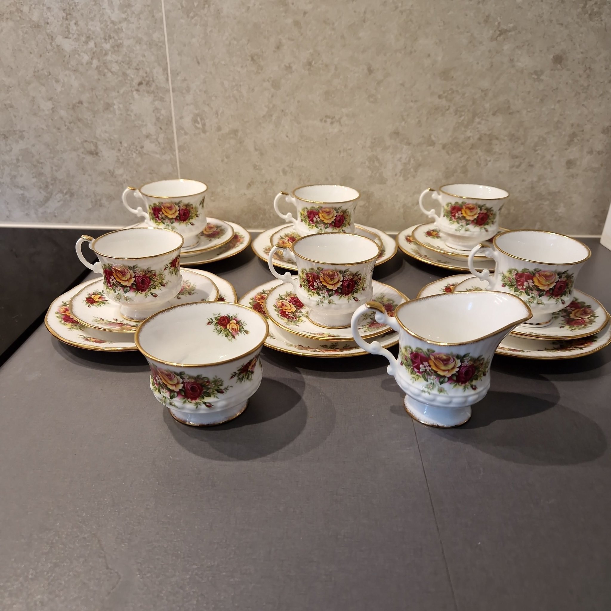 6st koppar med fat och assietter - English gard.. | Köp på Tradera ...