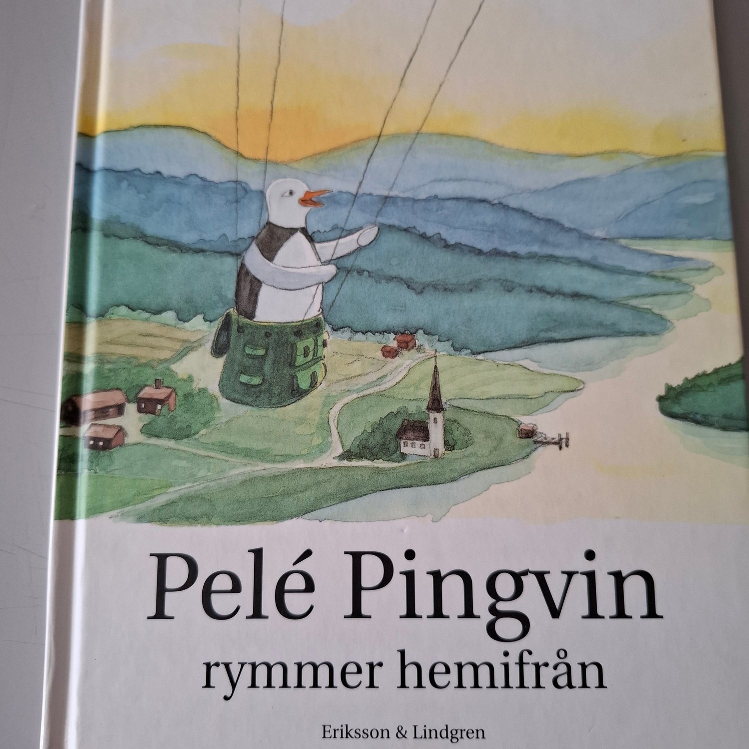 Pelé Pingvin rymmer hemifrån | Köp på Tradera (670627759)