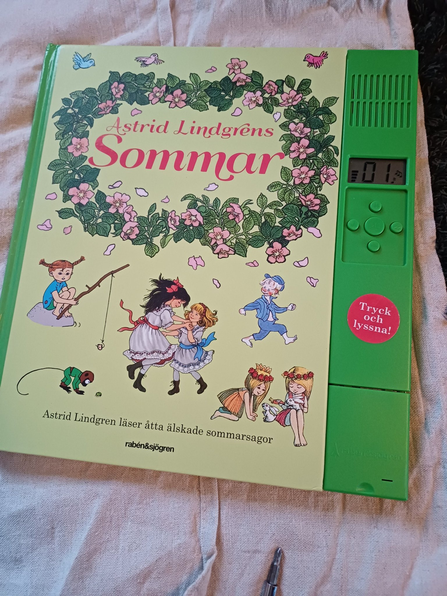 Se produkter som liknar Astrid Lindgrens Sommar ljudb.. på Tradera ...