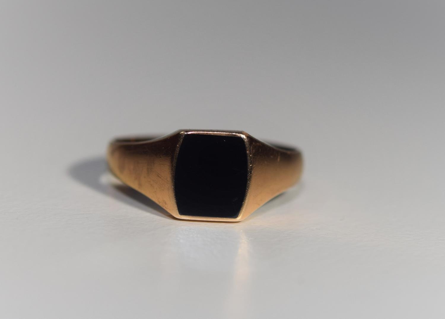 1 klackring m svart sten.. | Köp från PantbankenStampen på Tradera ...