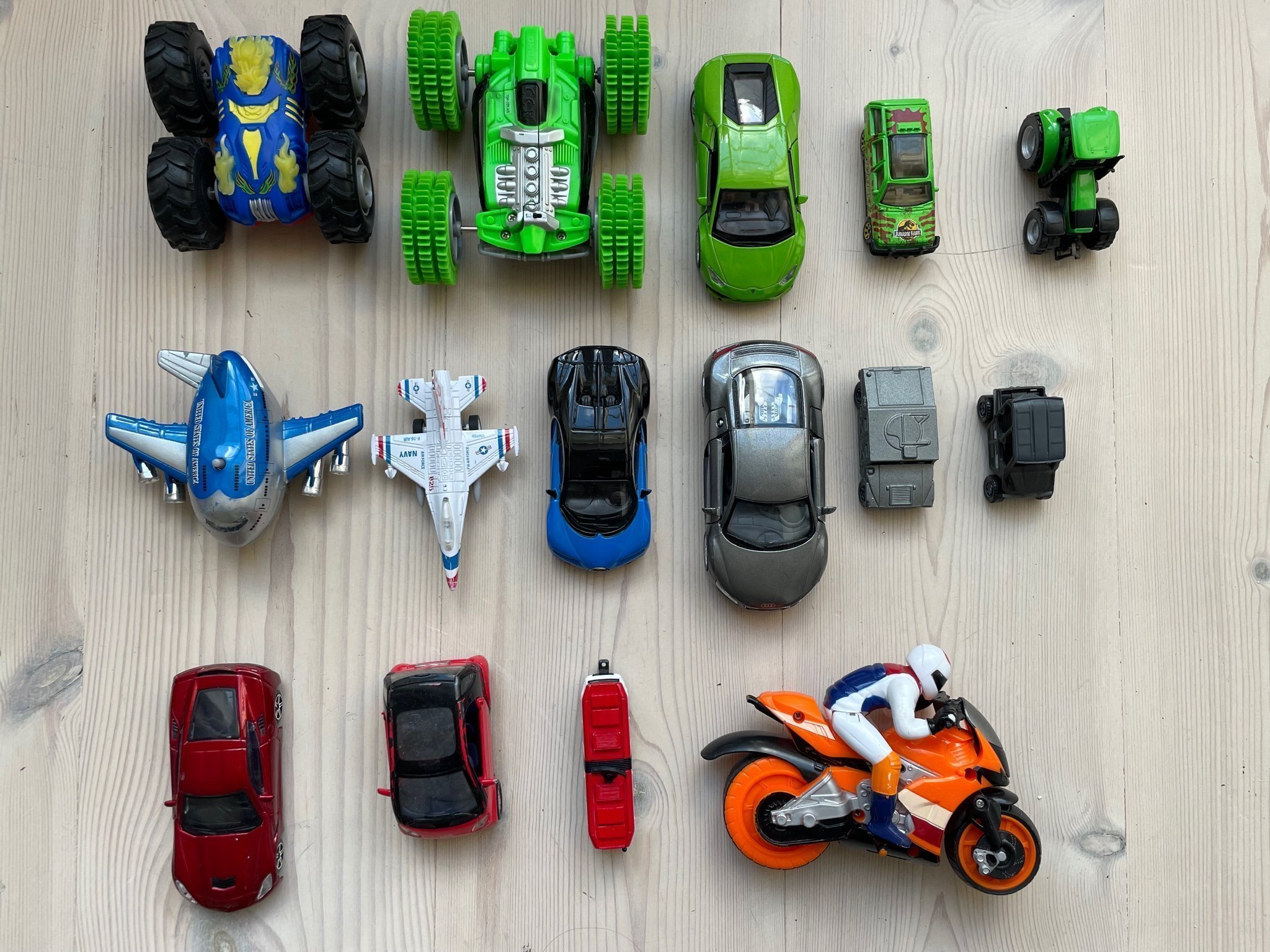 FORDON BILAR LEKSAKSBILAR METALLBILAR RACERBILA.. | Köp på Tradera ...