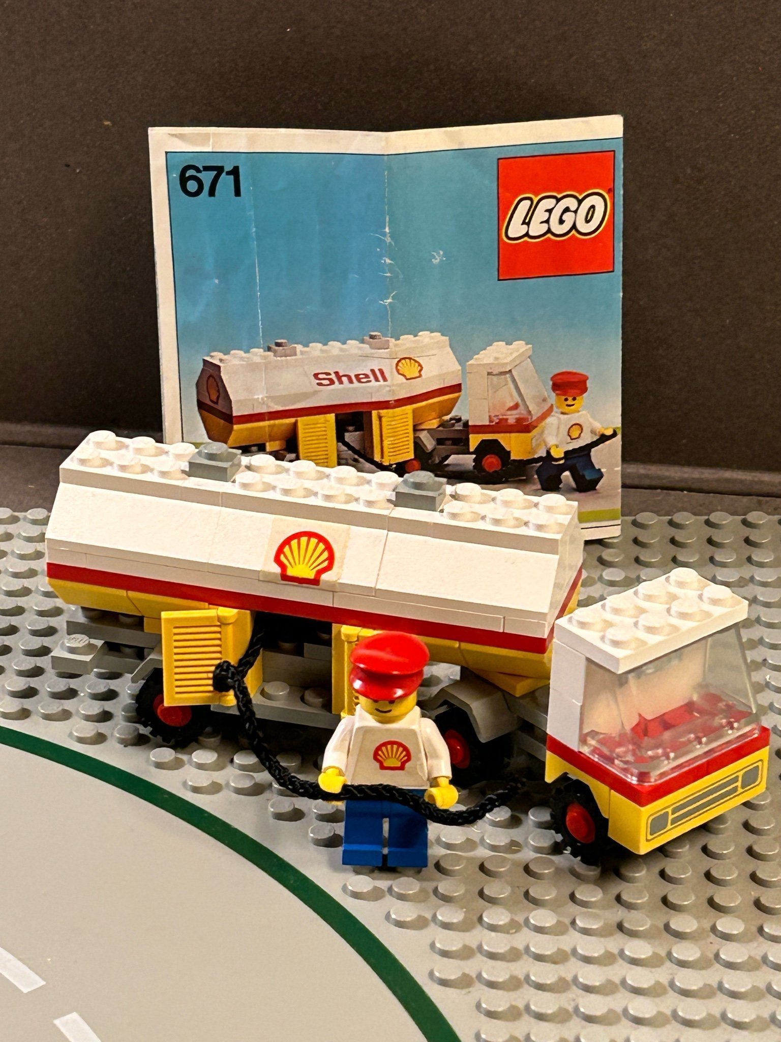 Se produkter som liknar Lego 671 Shell Fuel Pumper på Tradera (632749250)