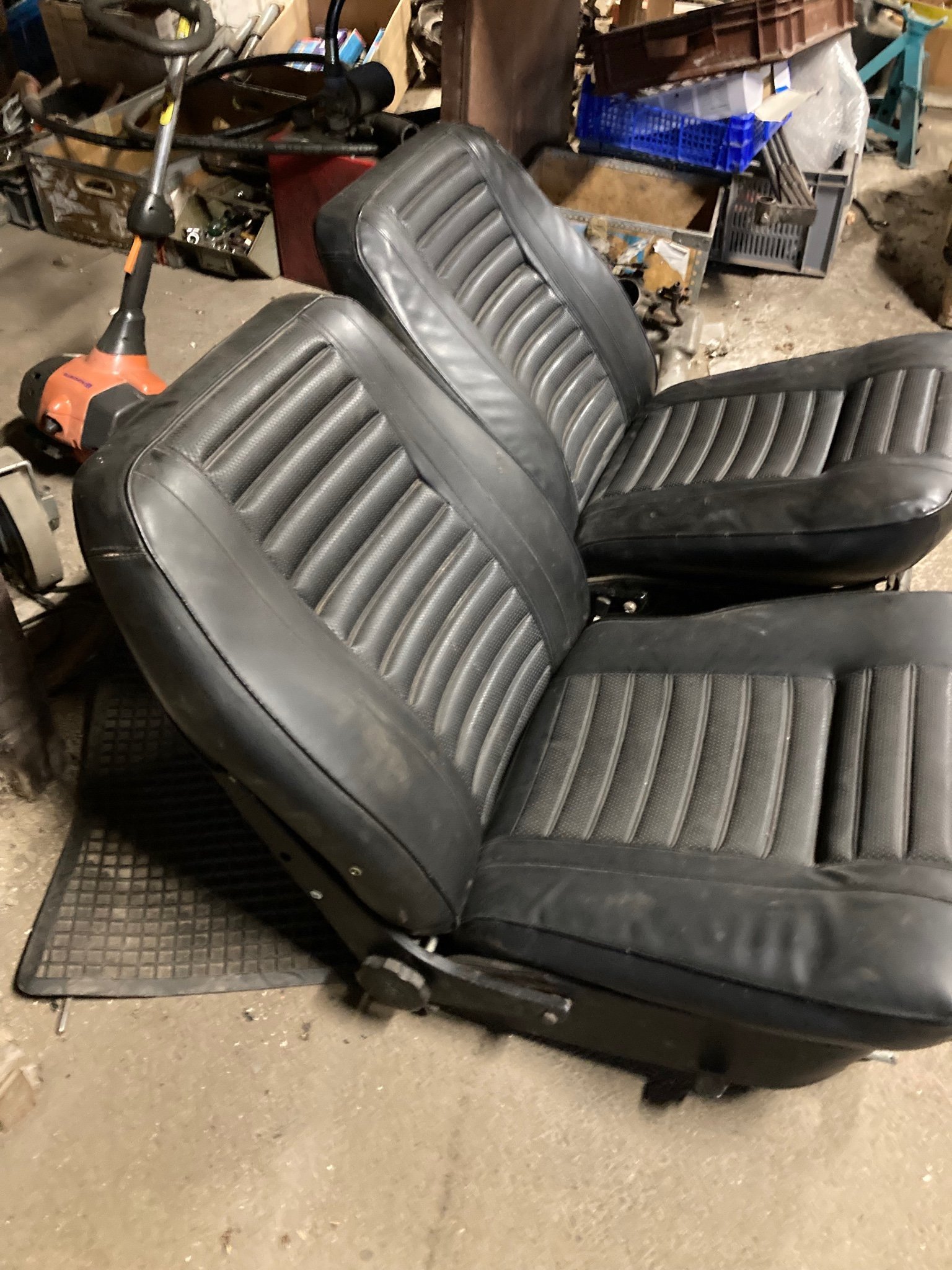 Se produkter som liknar Fina Volvo Amazon stolar på Tradera (561344168)