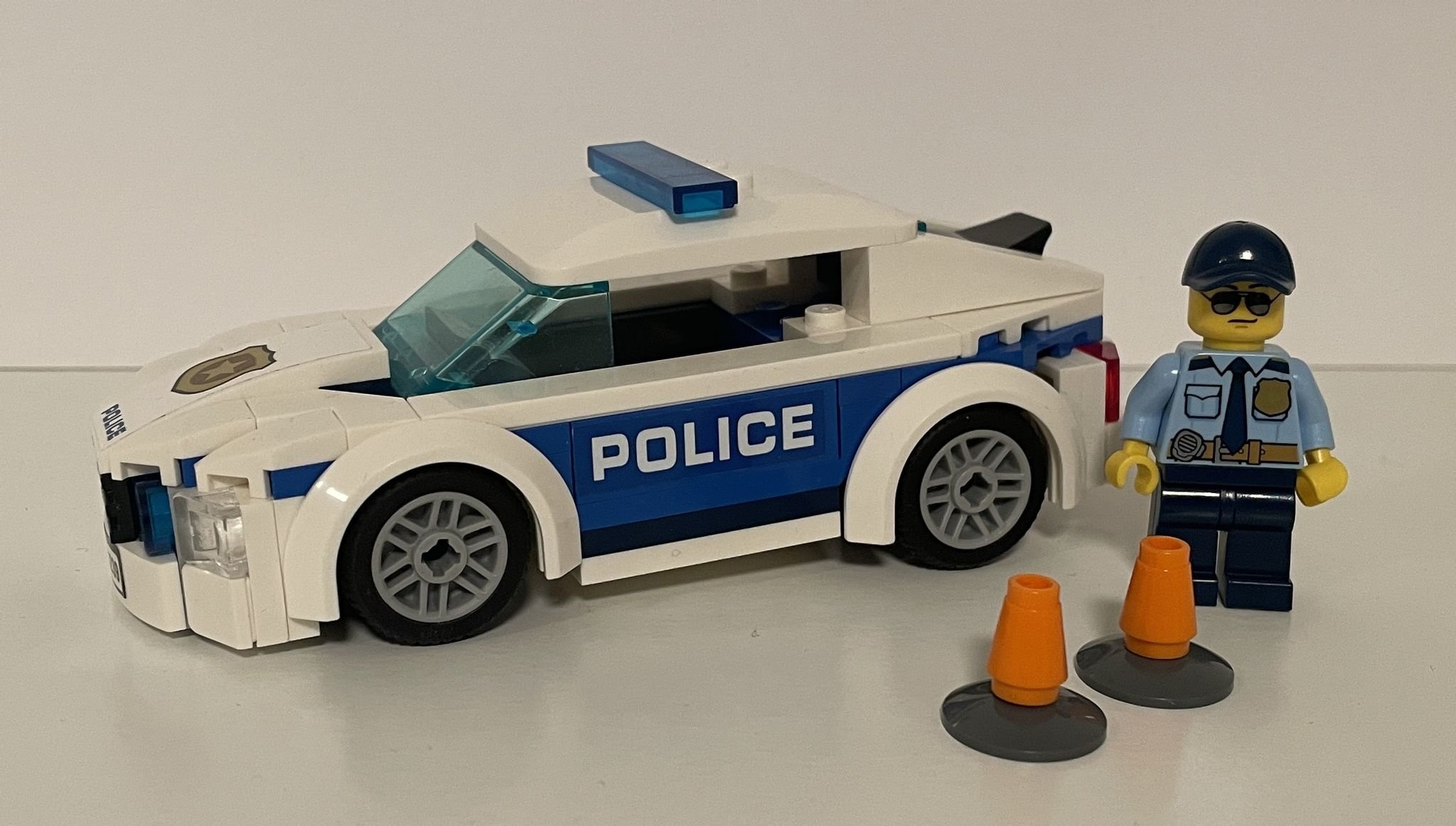 Se produkter som liknar Police Patrol Car - LEGO set .. på Tradera ...