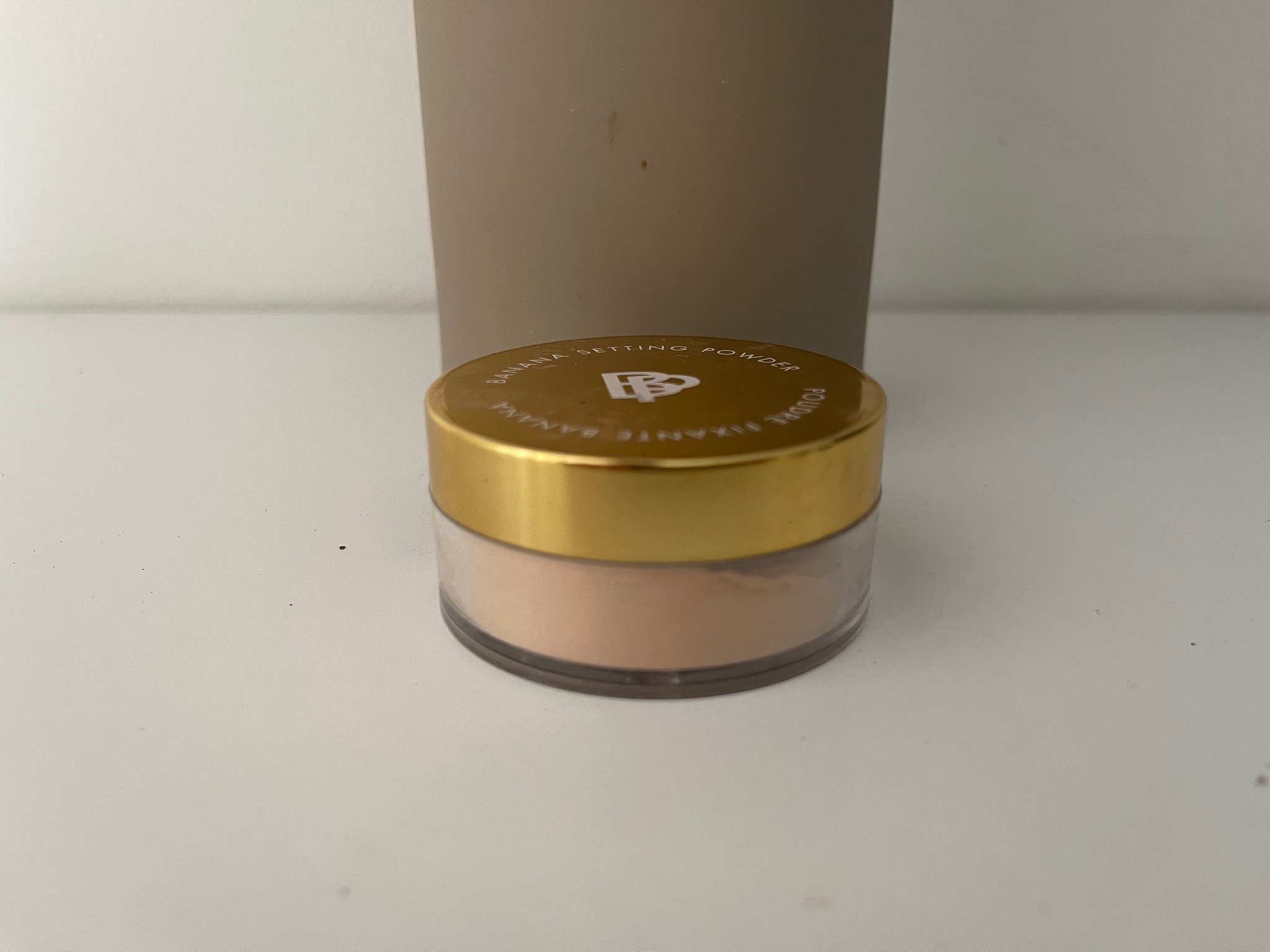 Bellápierre Cosmetics Banana Setting Powder Lig.. | Köp på Tradera ...