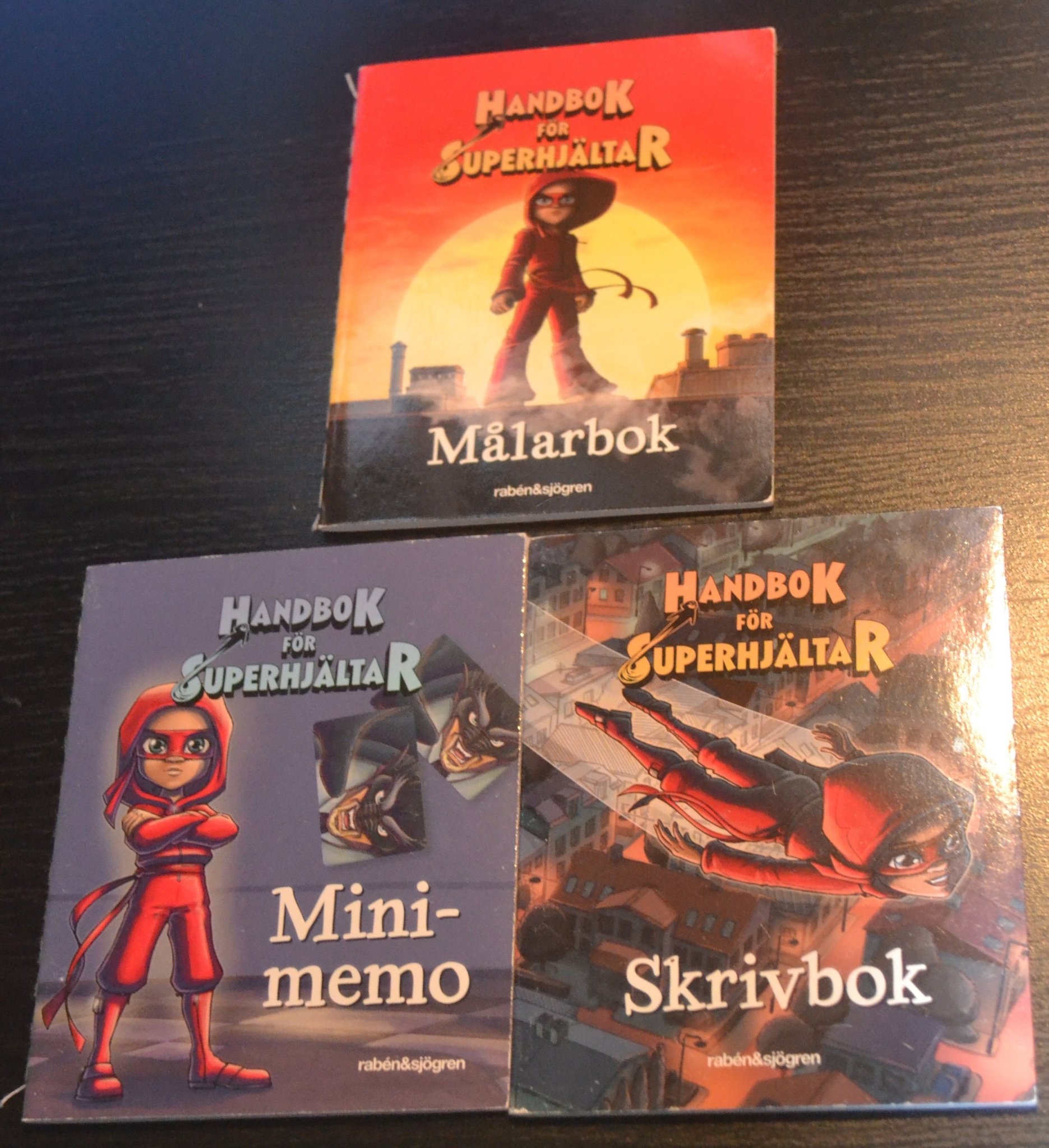 Liten bok 3 Handbok för superhjältar, pysselböc.. | Köp på Tradera ...