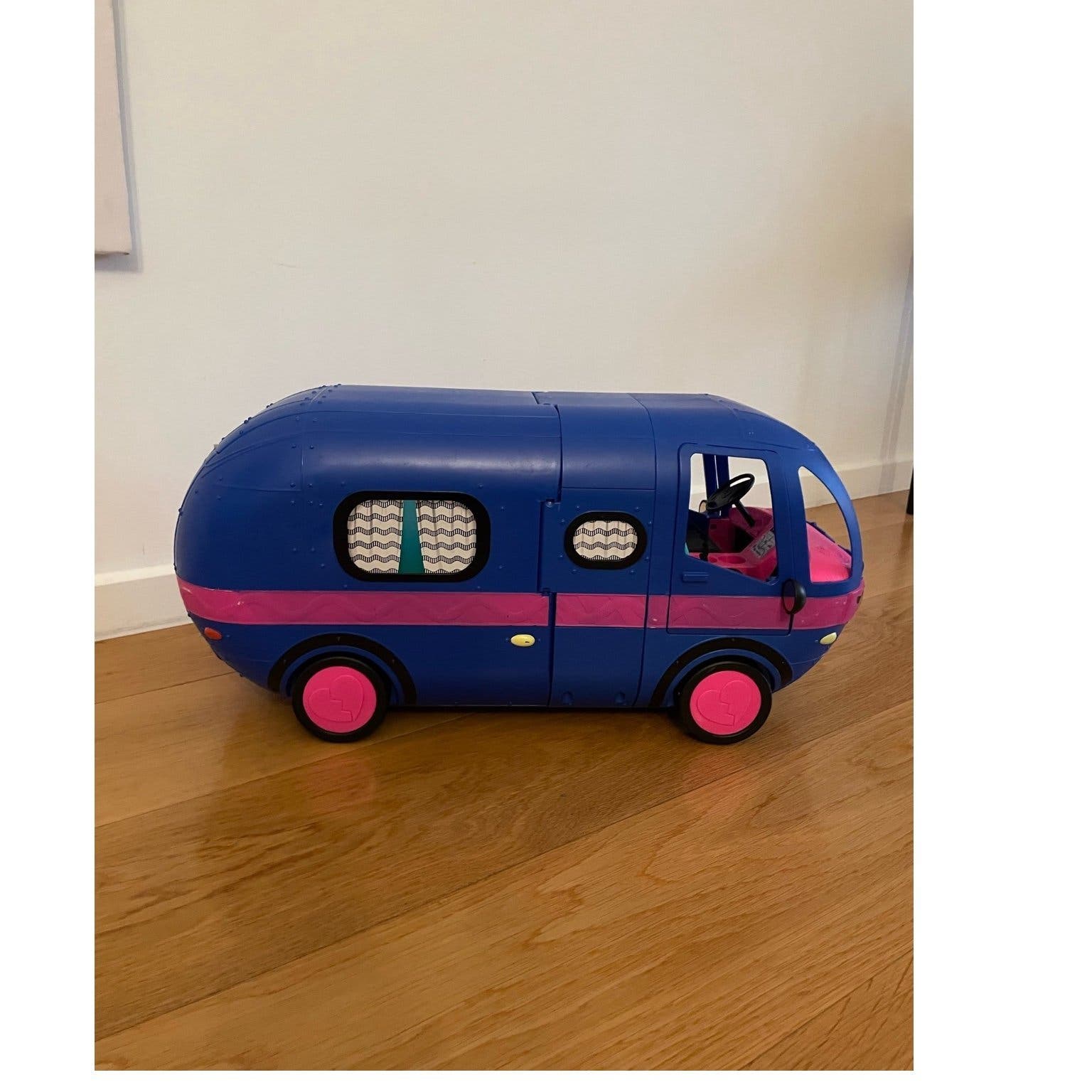 LOL Surprise Camper Van med tillbehör | Köp på Tradera (652443798)