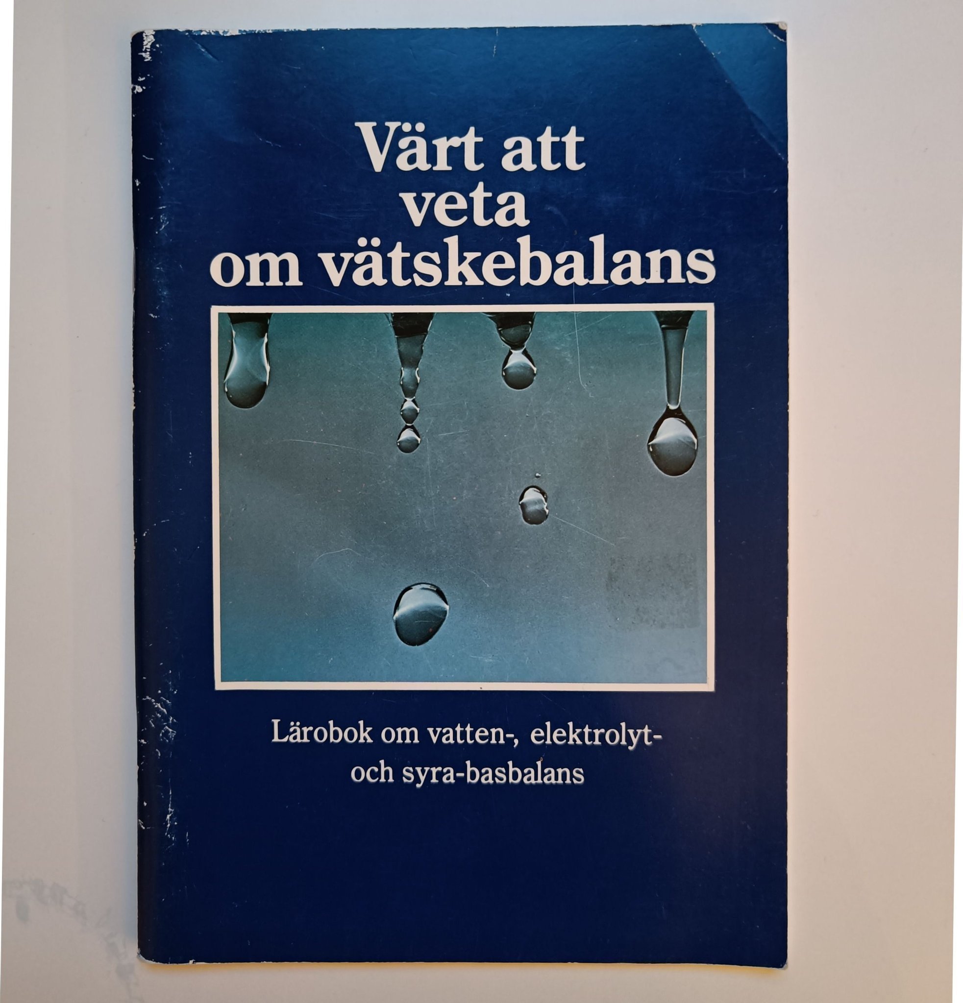 Se produkter som liknar Värt att veta om vätskebalans.. på Tradera ...