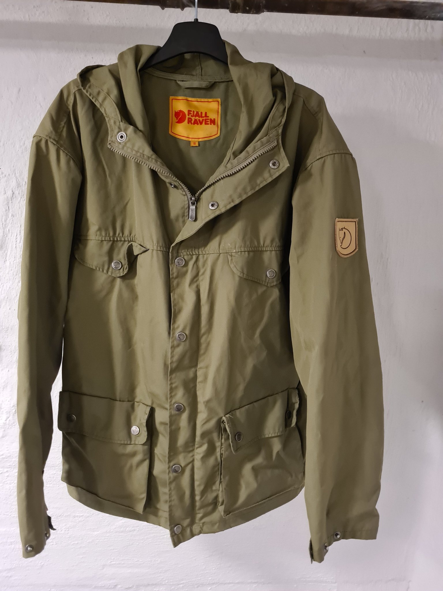 Se produkter som liknar Fjällräven jacka grön - nysk.. på Tradera ...