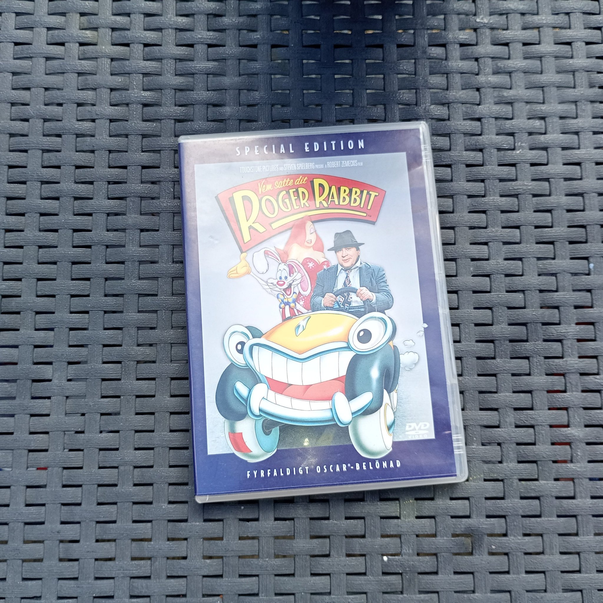 Se produkter som liknar Vem satte dit Roger Rabbit? -.. på Tradera ...