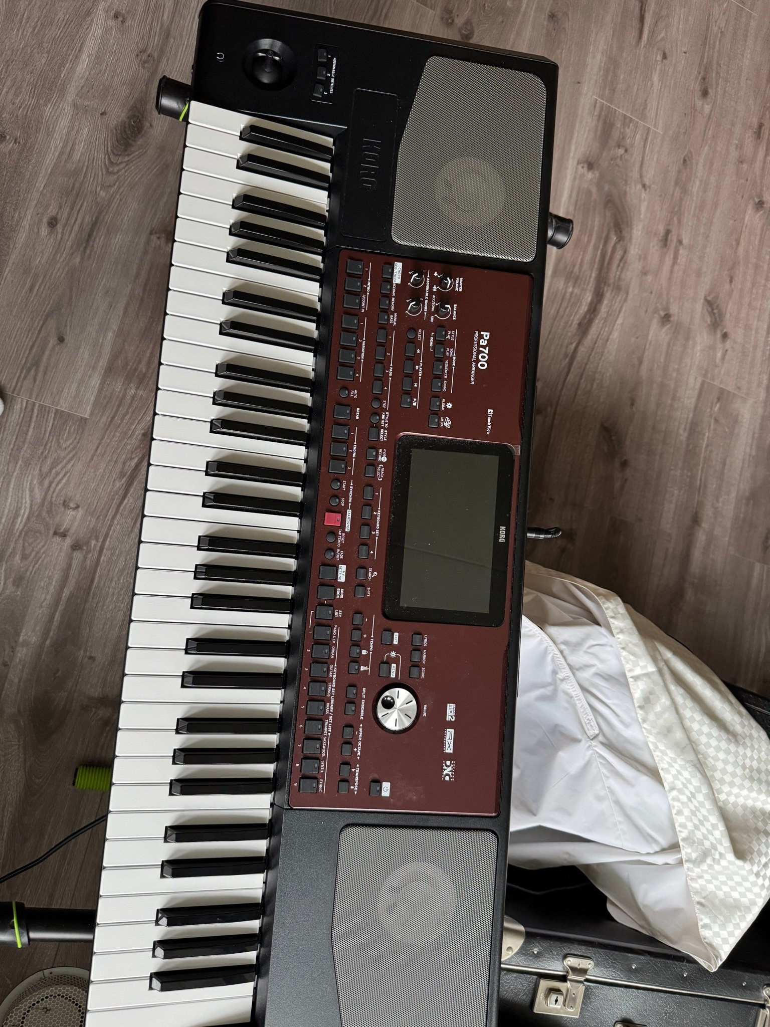 Korg Pa700 Professional Arranger | Köp på Tradera (704687451)