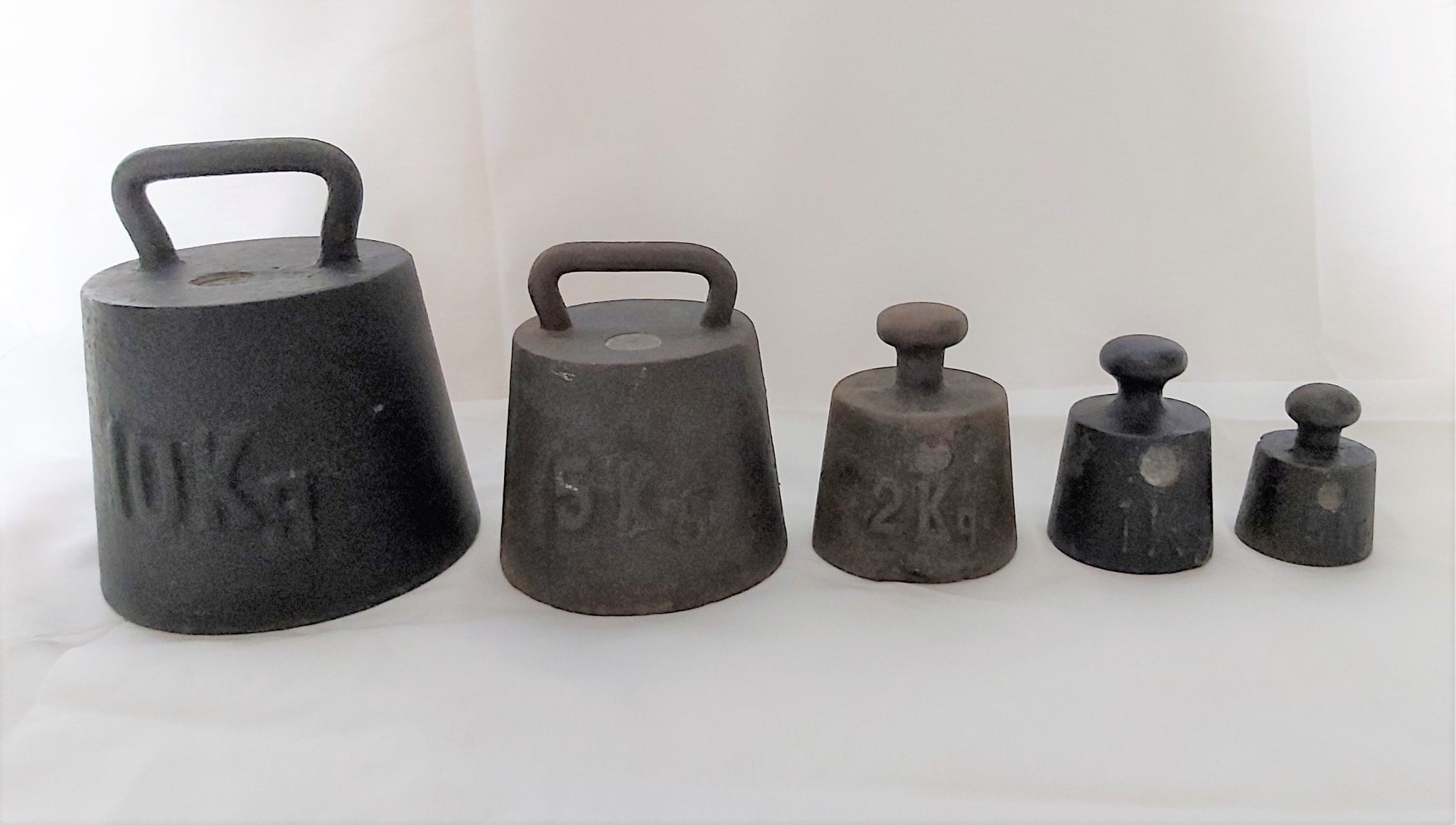 5 gamla vikter, viktmått, järn, krönta, 10 kg, .. (398169535) ᐈ Köp på ...