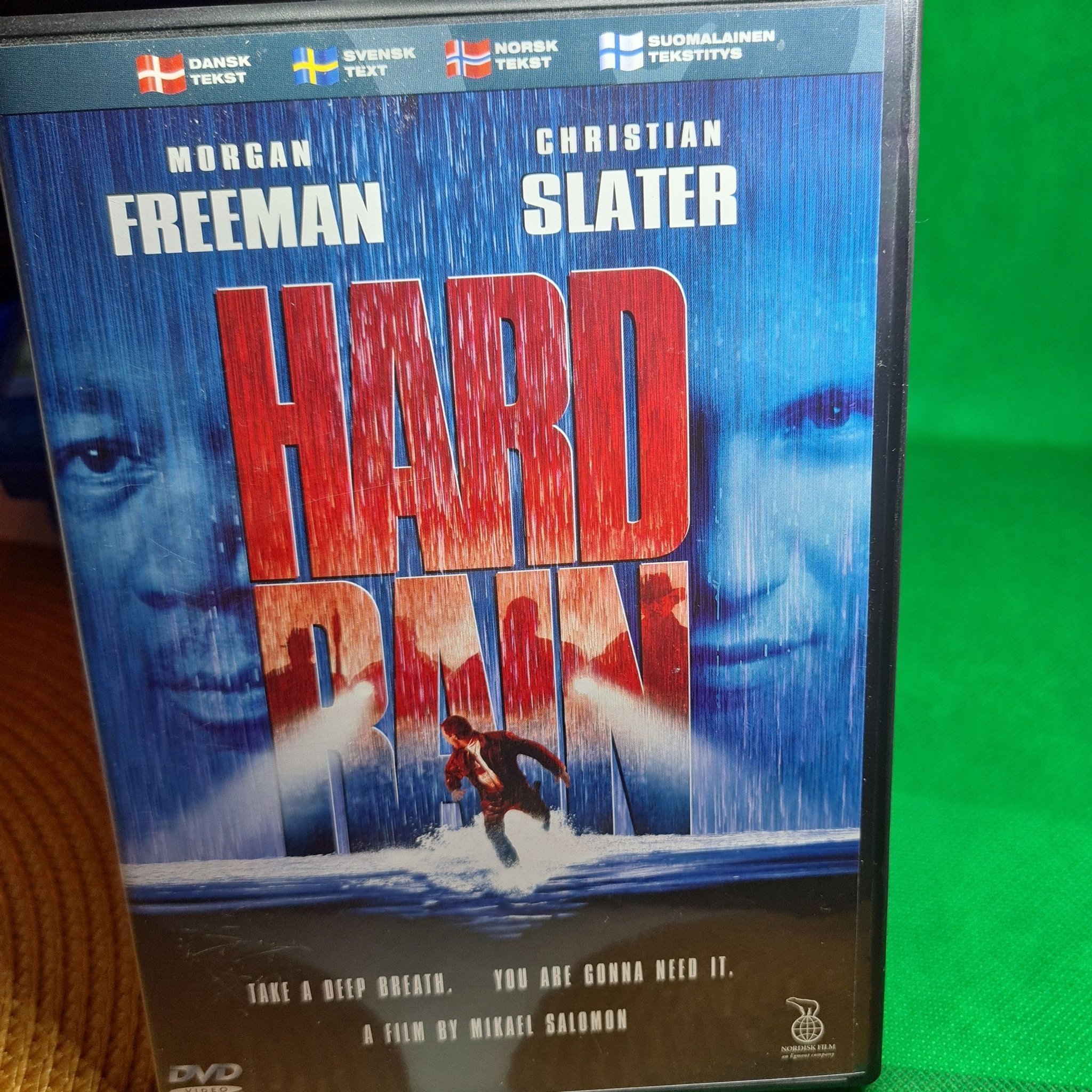 Hard Rain - DVD - Morgan Freeman , Christian Sl.. | Köp på Tradera ...