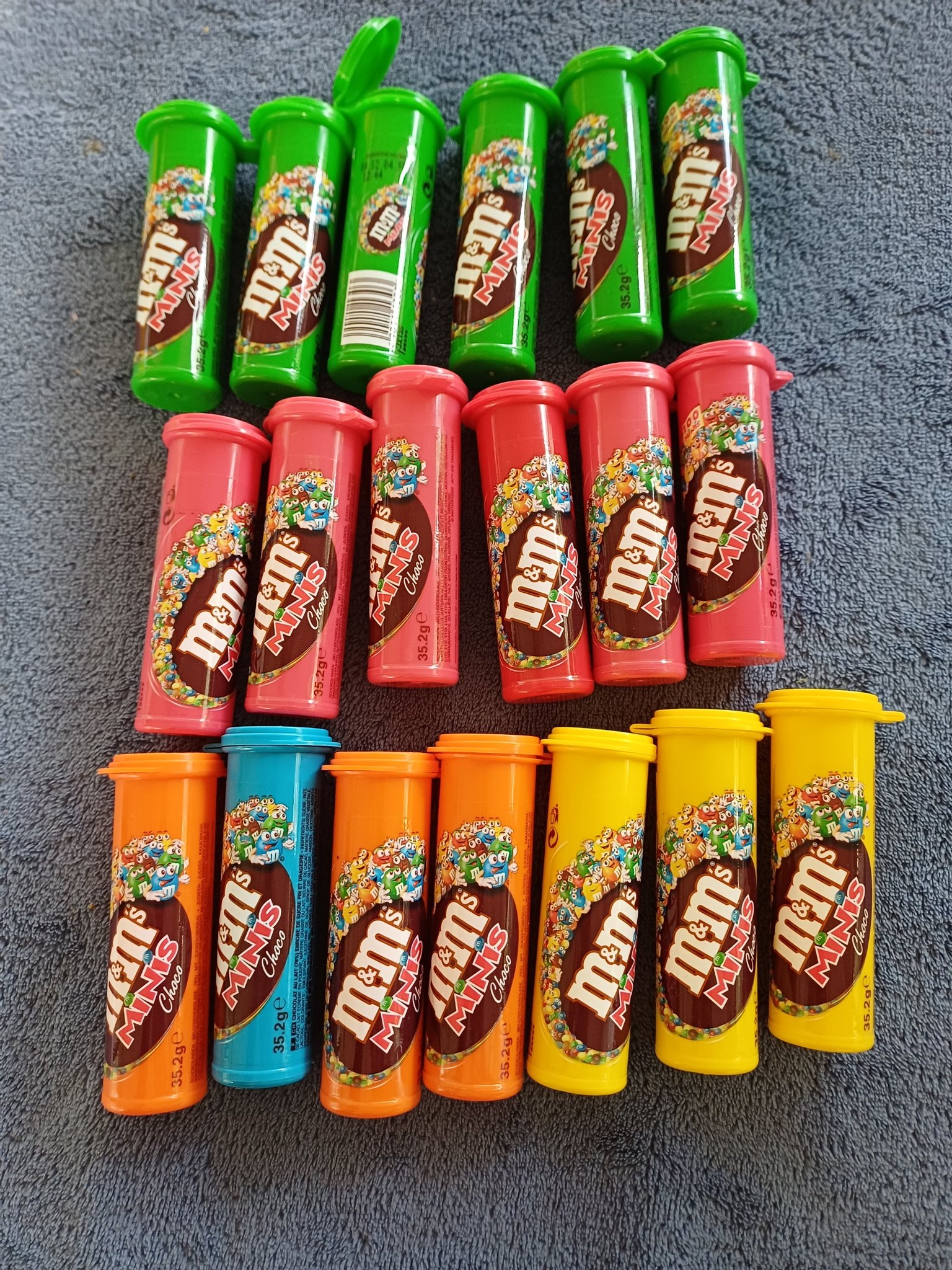 M&Ms Mini choko förpackningar i plast, 19 styck | Köp på Tradera ...