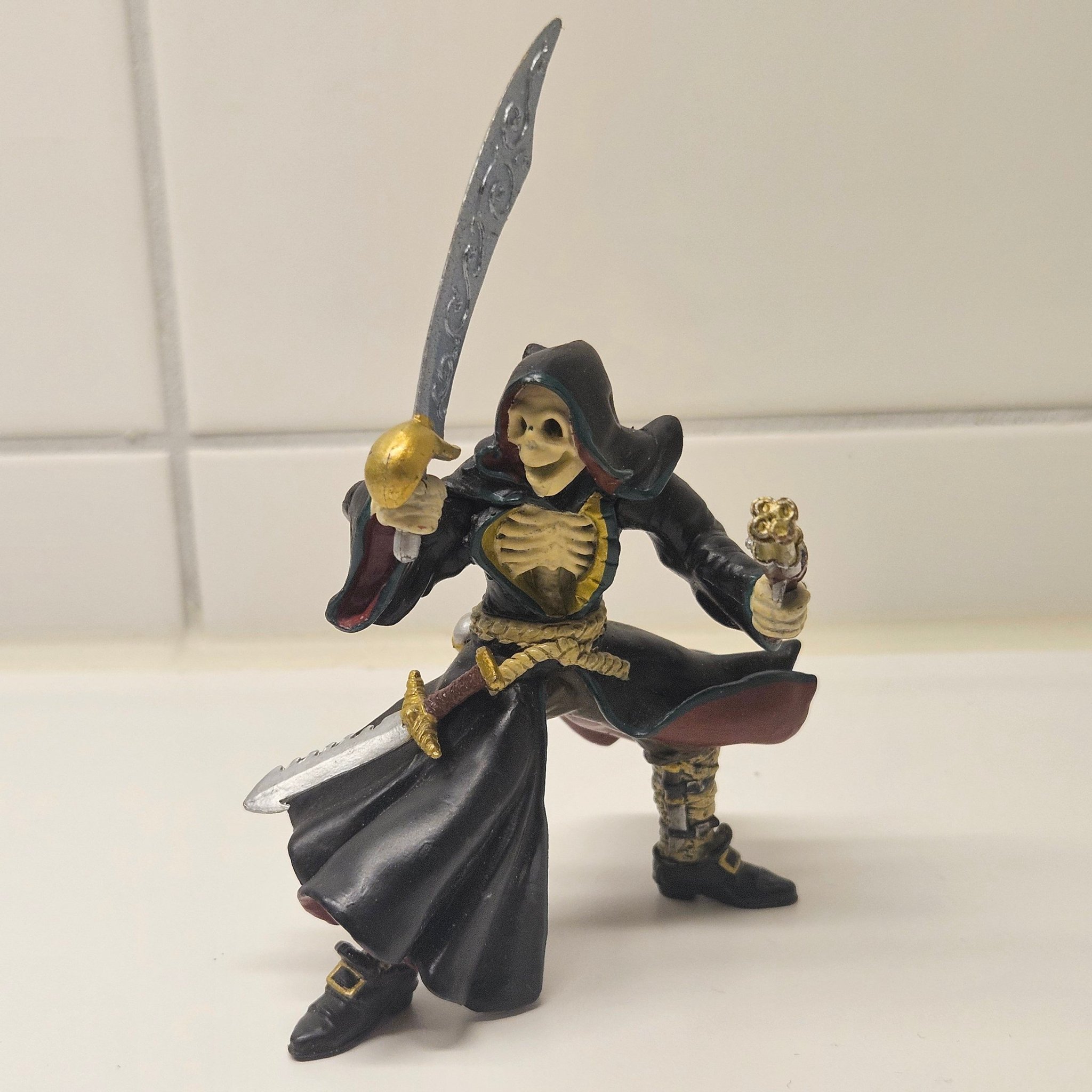 Se produkter som liknar PAPO 2005 PIRATE SKELETON WAR.. på Tradera ...