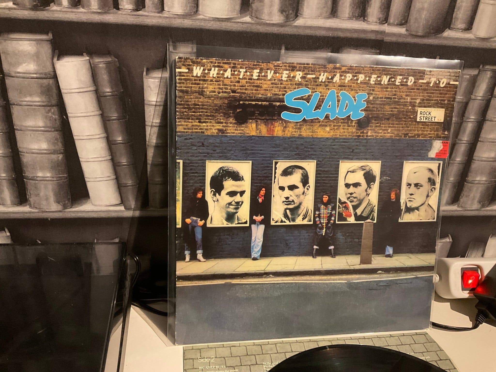 Se produkter som liknar Slade - Whatever Happened To .. på Tradera ...
