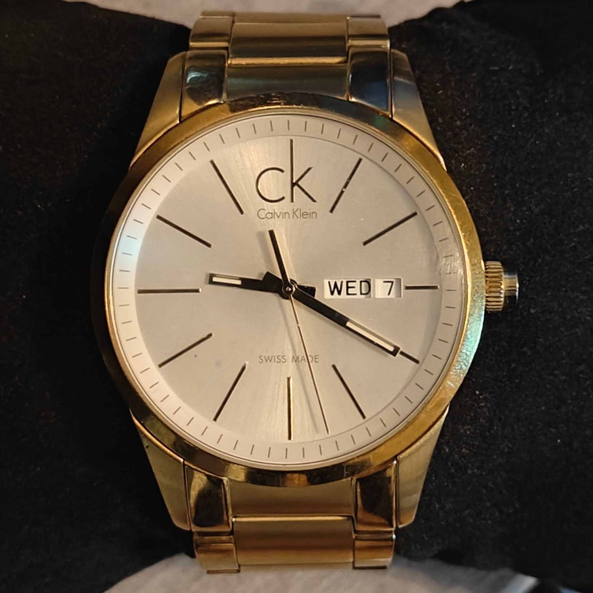 Se produkter som liknar Calvin Klein swiss made guldp.. på Tradera ...