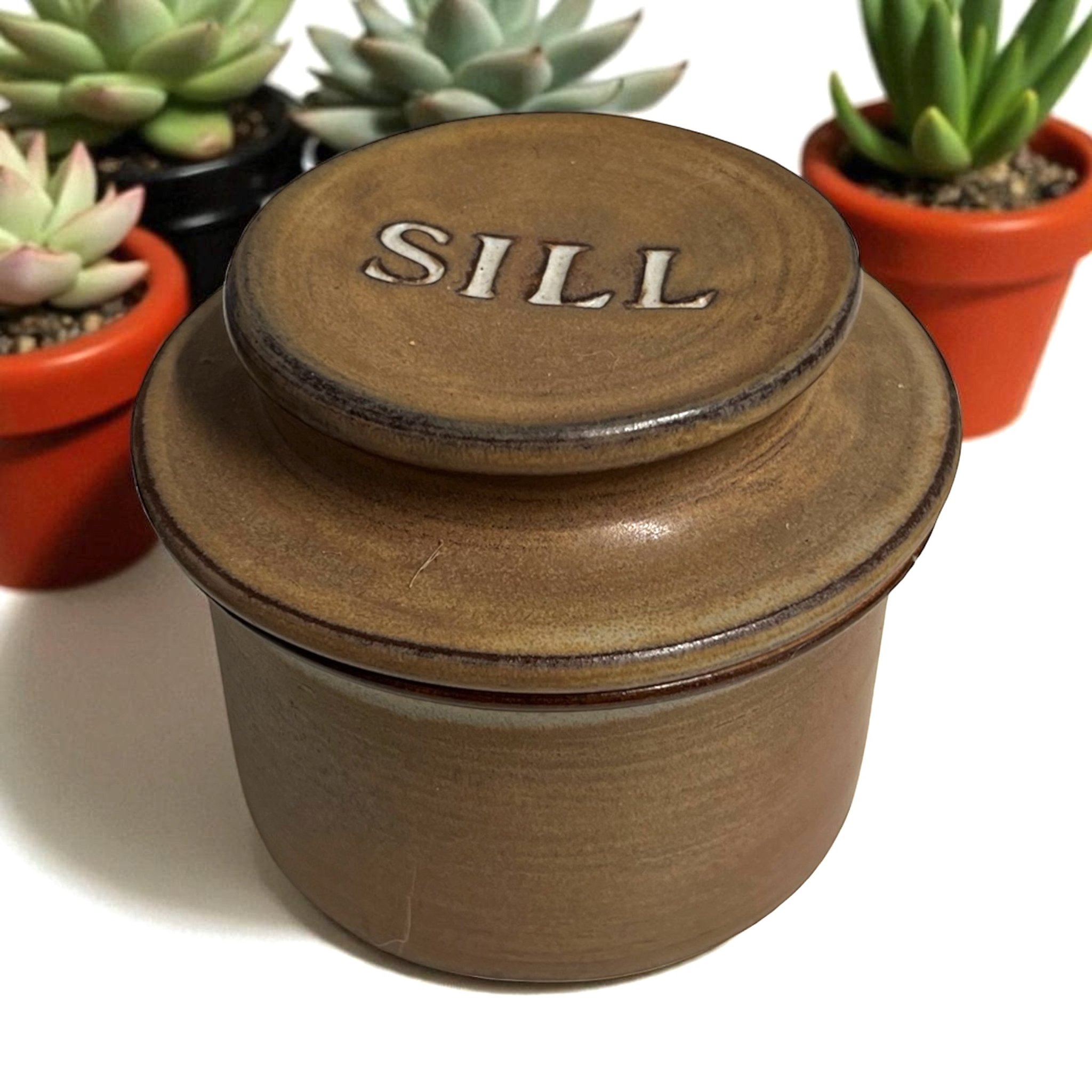 Se produkter som liknar SILL Burk med lock Signe Pers.. på Tradera ...