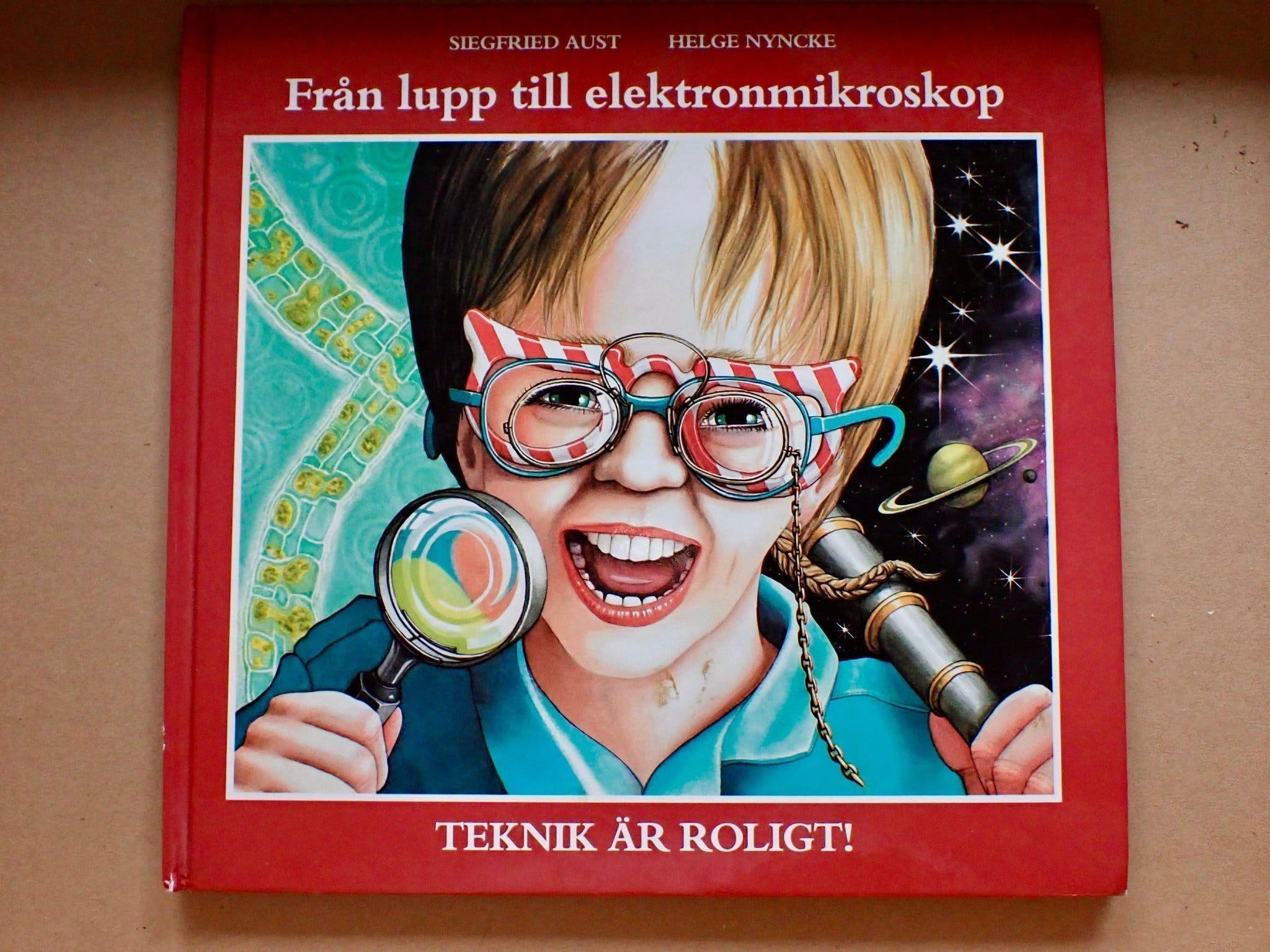 Se produkter som liknar Från lupp till elektronmikros.. på Tradera ...