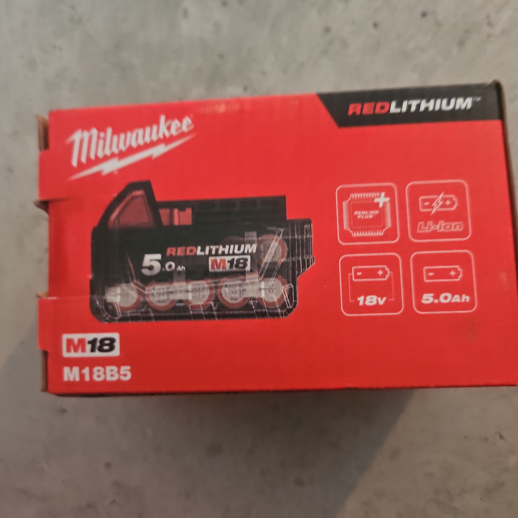 Se produkter som liknar Milwaukee M18B5 Batteri 2 sty.. på Tradera ...