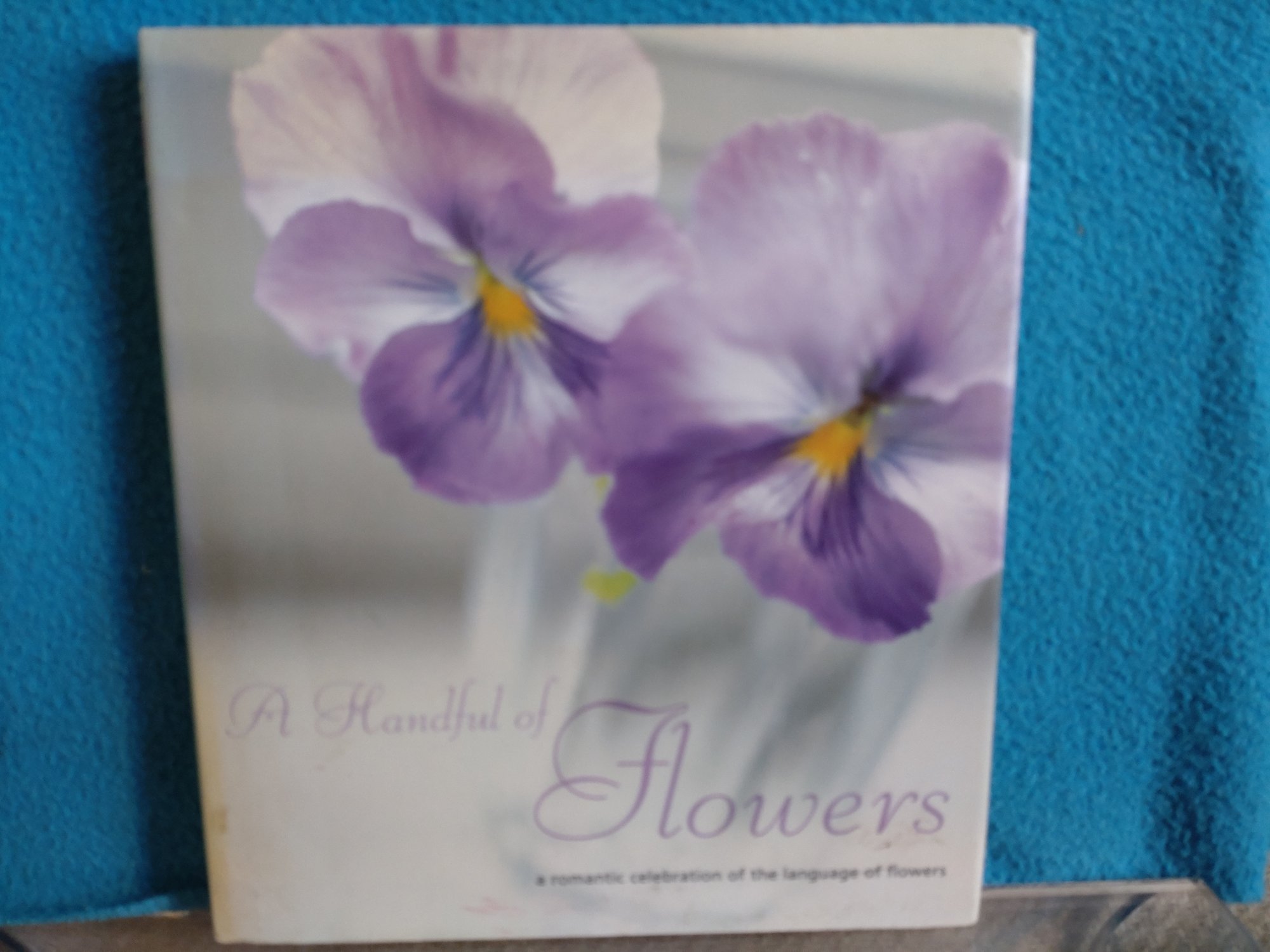 A Handful of Flowers by Cookie Lee | Köp på Tradera (734430801)