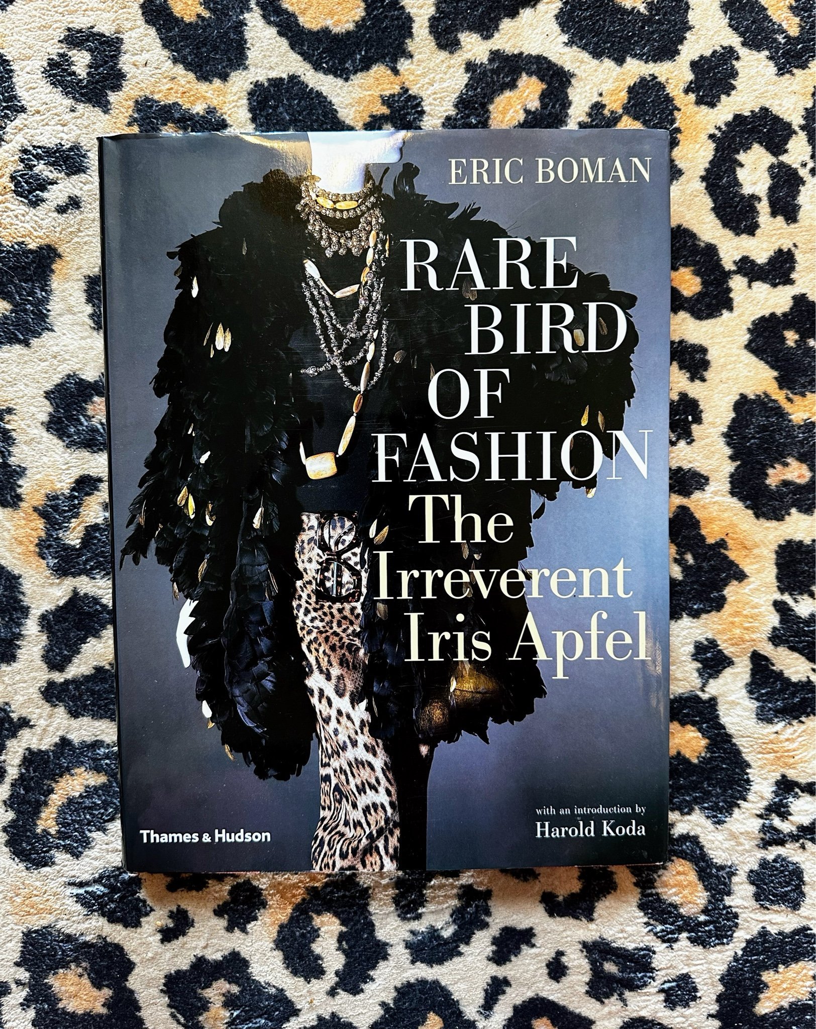 Se produkter som liknar Iris Apfel bok Rare bird of f.. på Tradera ...