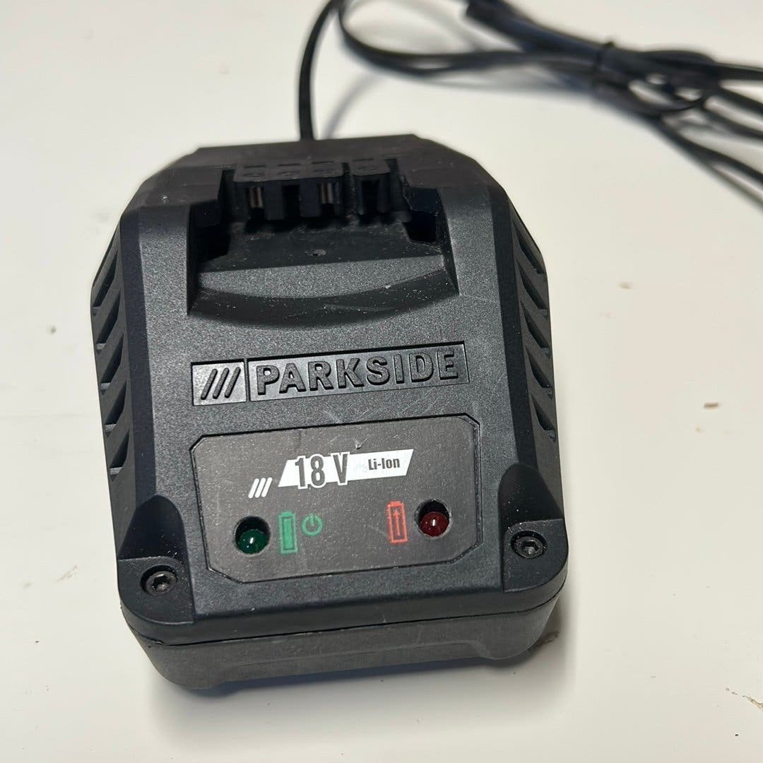 Se produkter som liknar Parkside Batteriladdare 18V på Tradera (691732277)