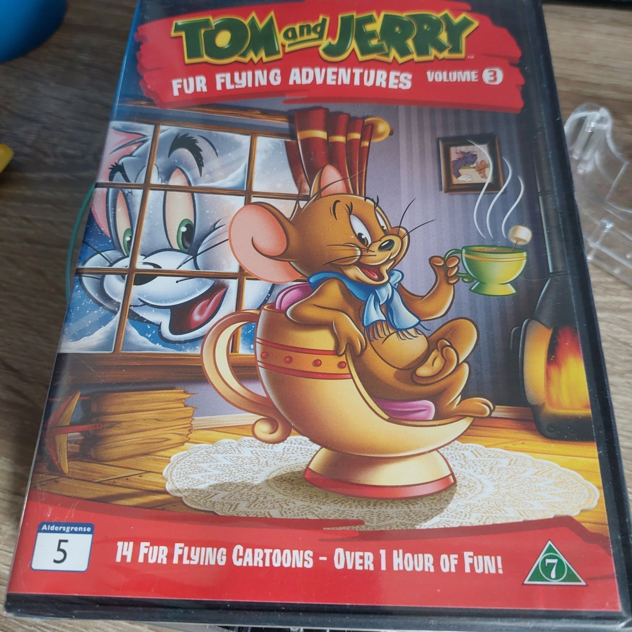 Se produkter som liknar Tom and jerry fur flying adve.. på Tradera ...