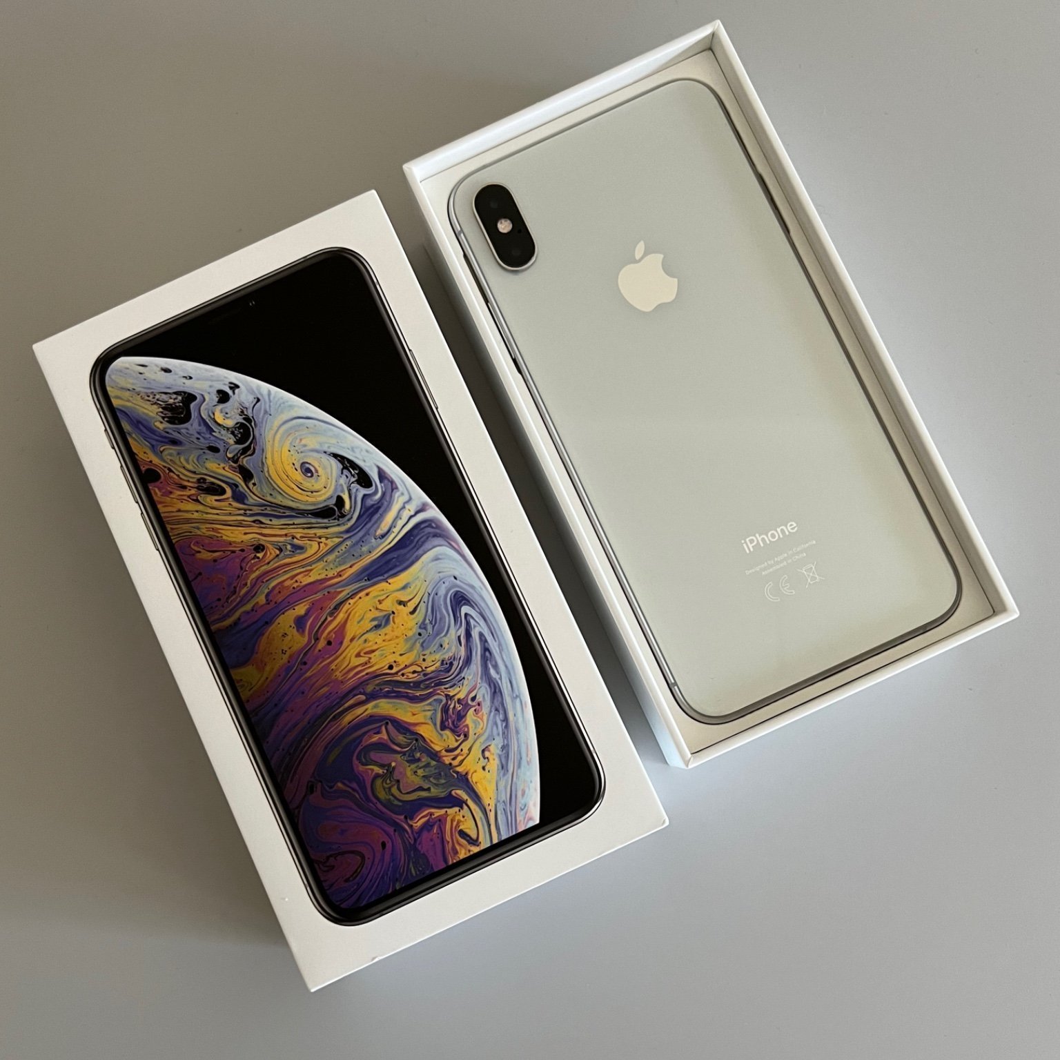Se produkter som liknar iPhone Xs MAX - Silver 64GB på Tradera (638663423)