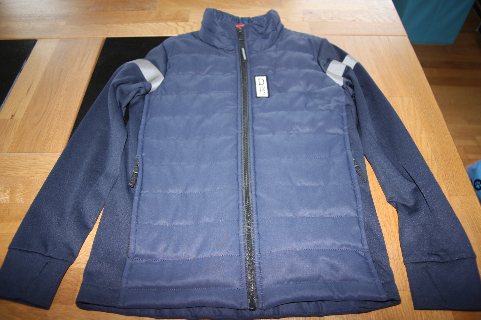 Lättviktsjacka Didriksons Strl 140 Fin skick | Köp på Tradera (676248156)