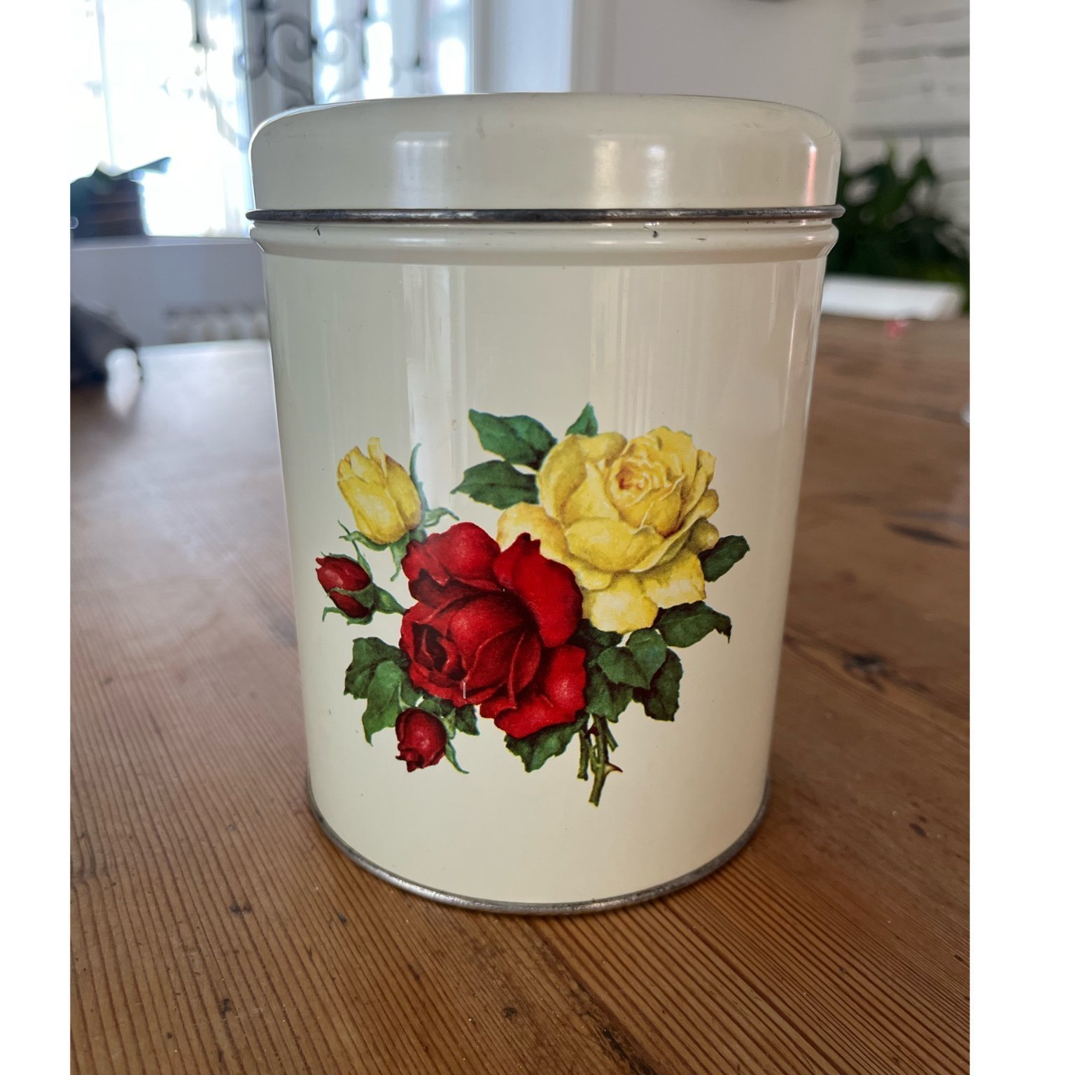 Äldre kaffeburk/ plåtburk med rosor från IRA Da.. | Köp på Tradera ...